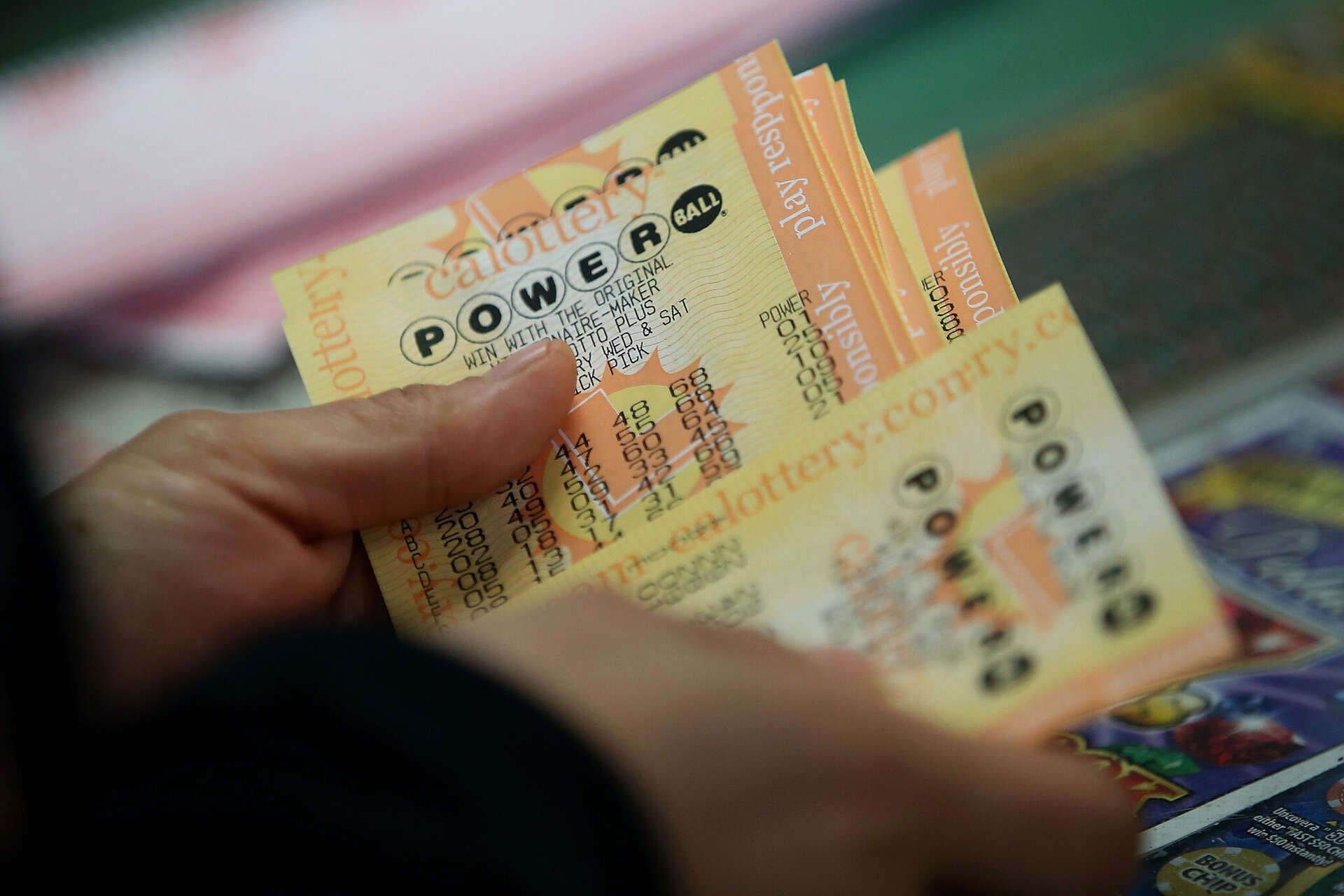 Connecticut siblings claim winning $1 million Powerball ticket