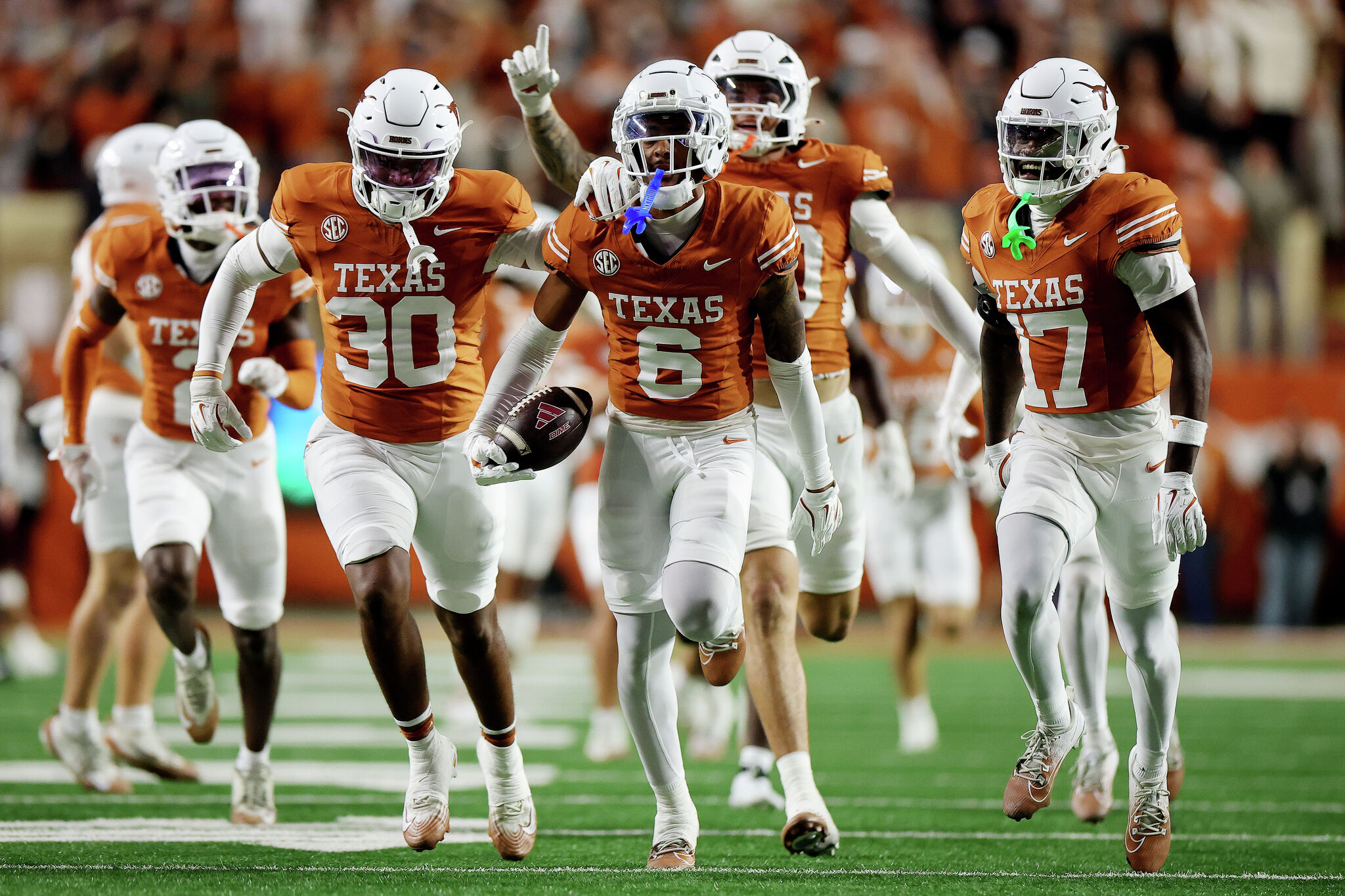 Texas vs Michigan betting odds: Who’s favored to win the Citrus Bowl?