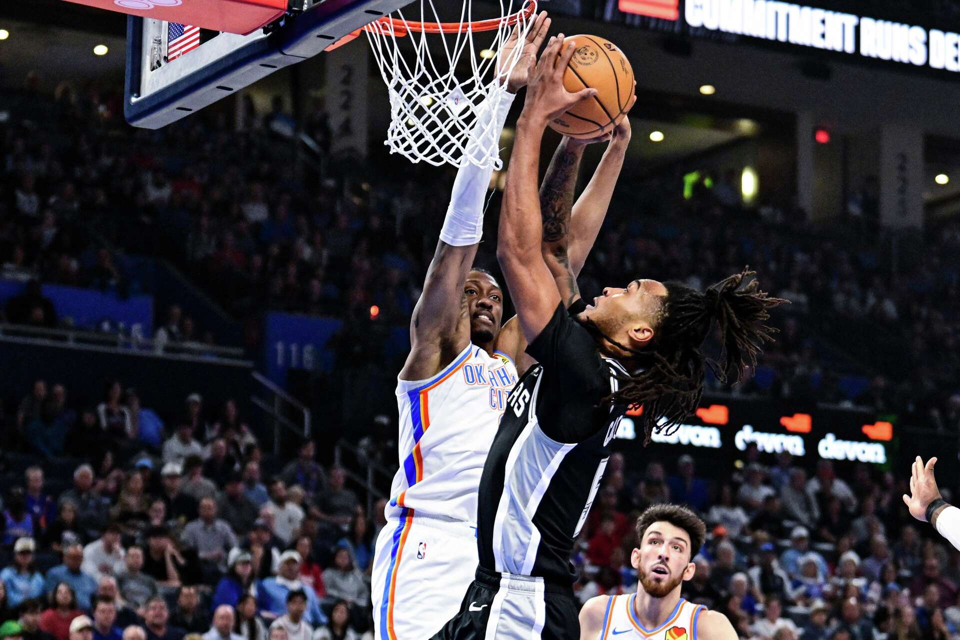 De'Aaron Fox's fast start sparks Spurs to another win over Thunder