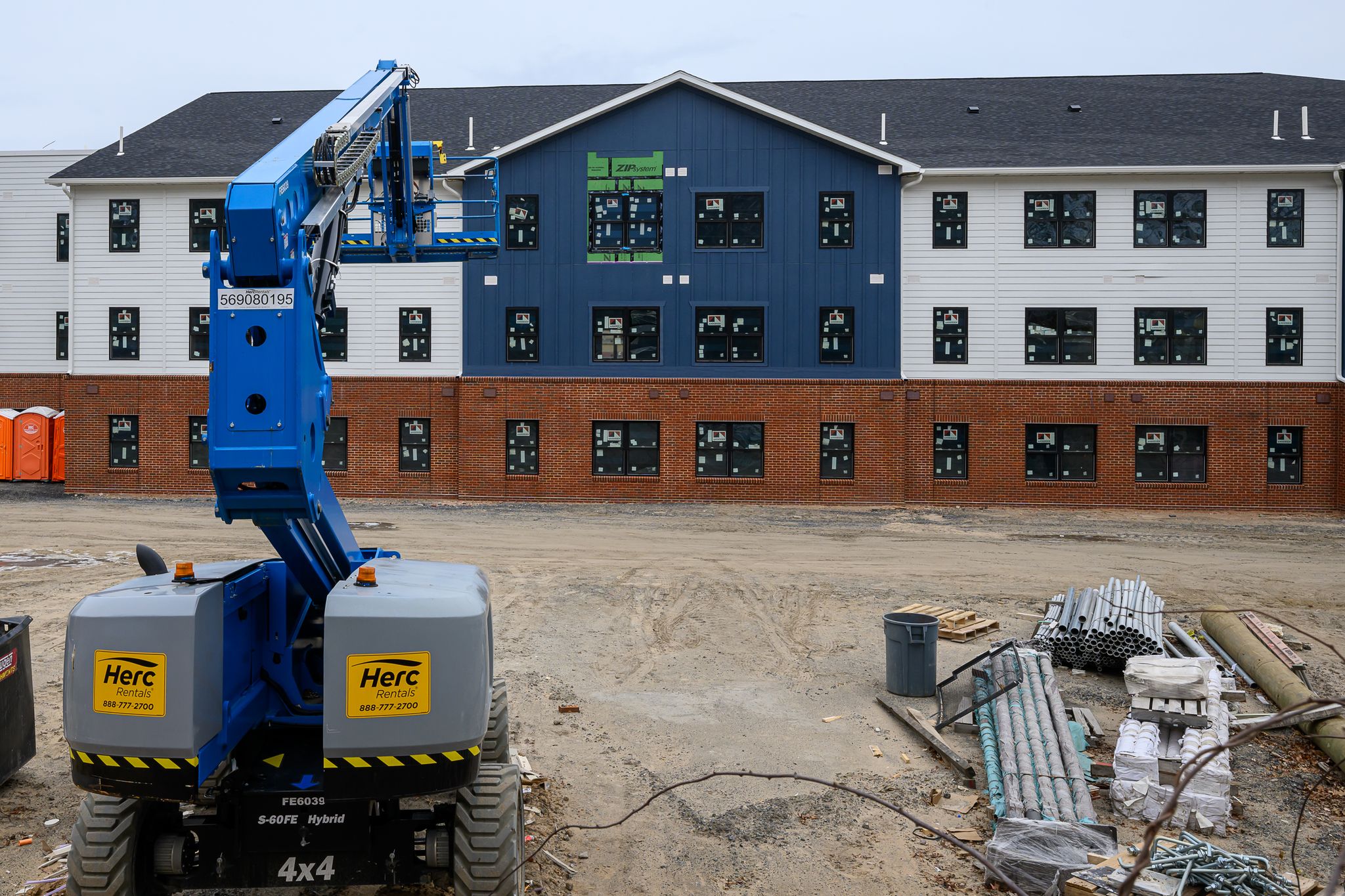 Tyrese Maxey scores 38 points to lead 76ers to 121-114 win over Mavericks