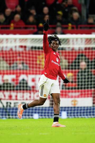 Patrick Dorgu's first Manchester United goal brings festive cheer after ...