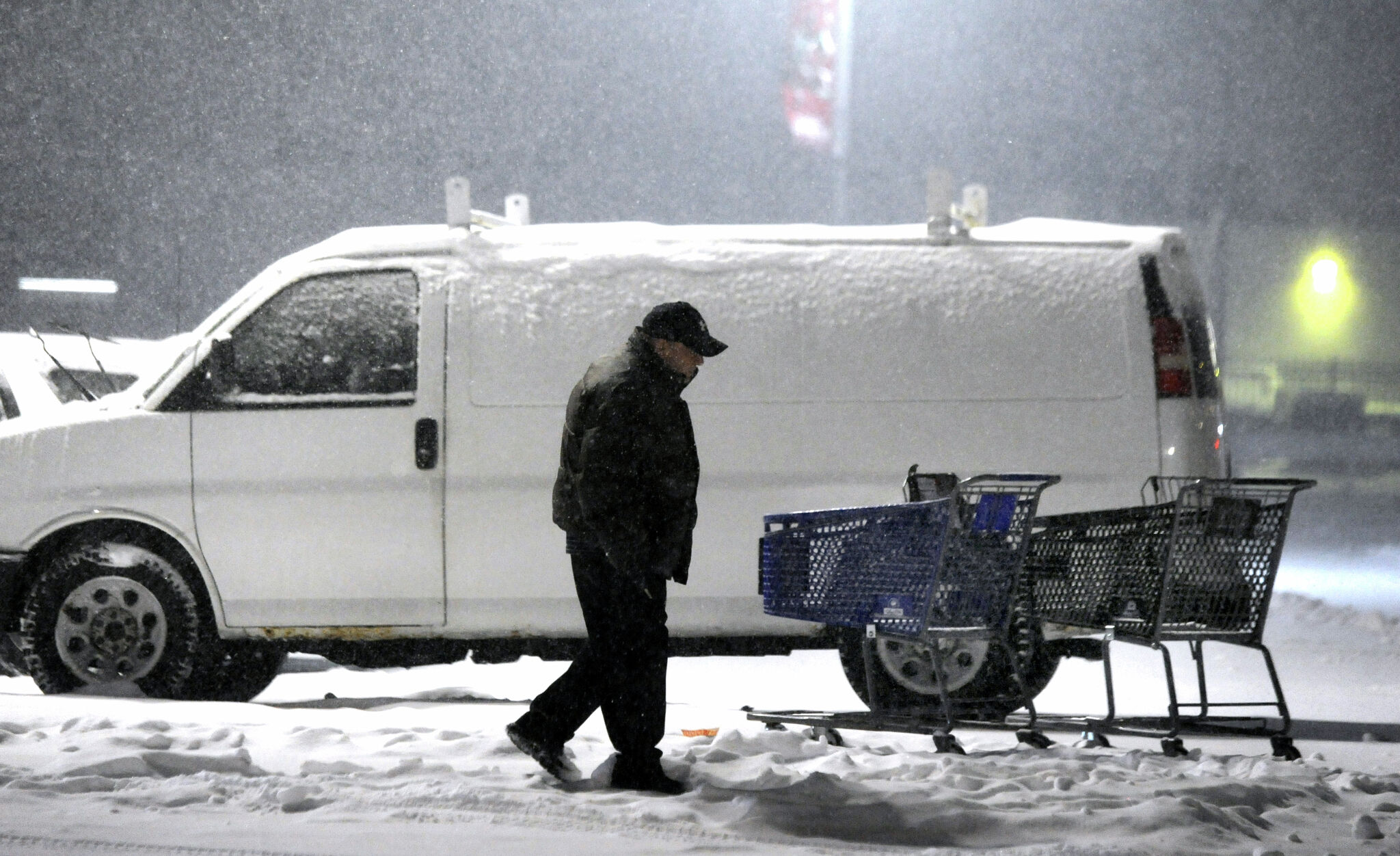 Snowfall piling up in Connecticut, accumulation totals increase again