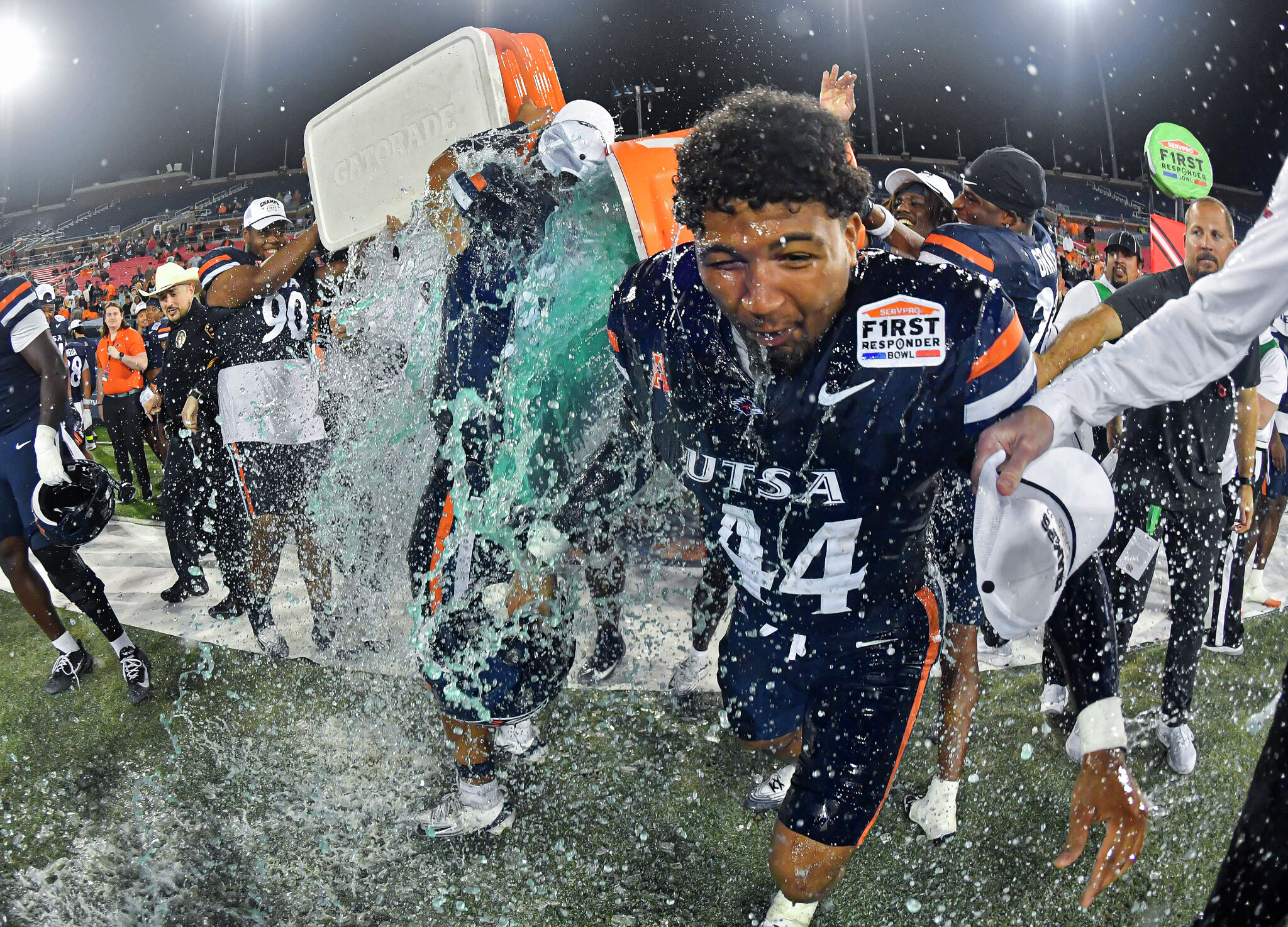Resilient UTSA caps turbulent year with blowout win over FIU
