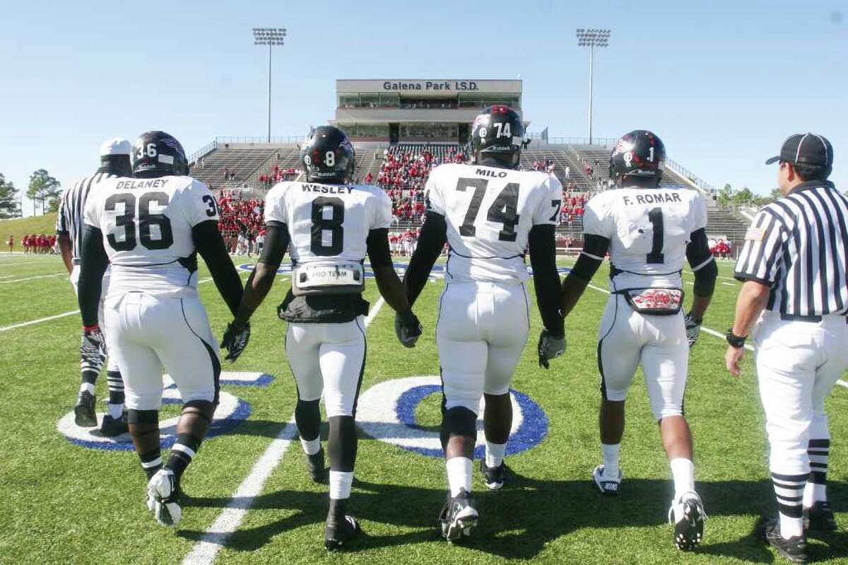 Memorial football season ends in third-round loss