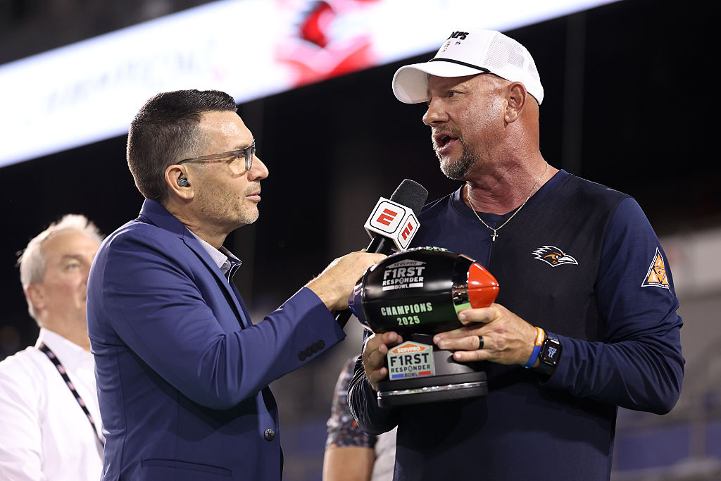 McCown, Henderson lead UTSA's 57-20 rout of Florida International at ...