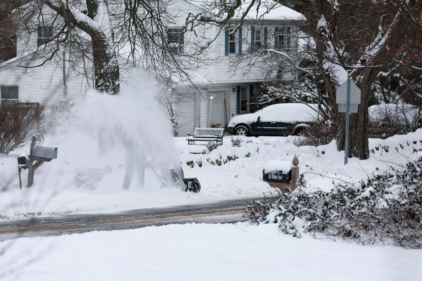 CT winter storm brings heavy snow before deep freeze