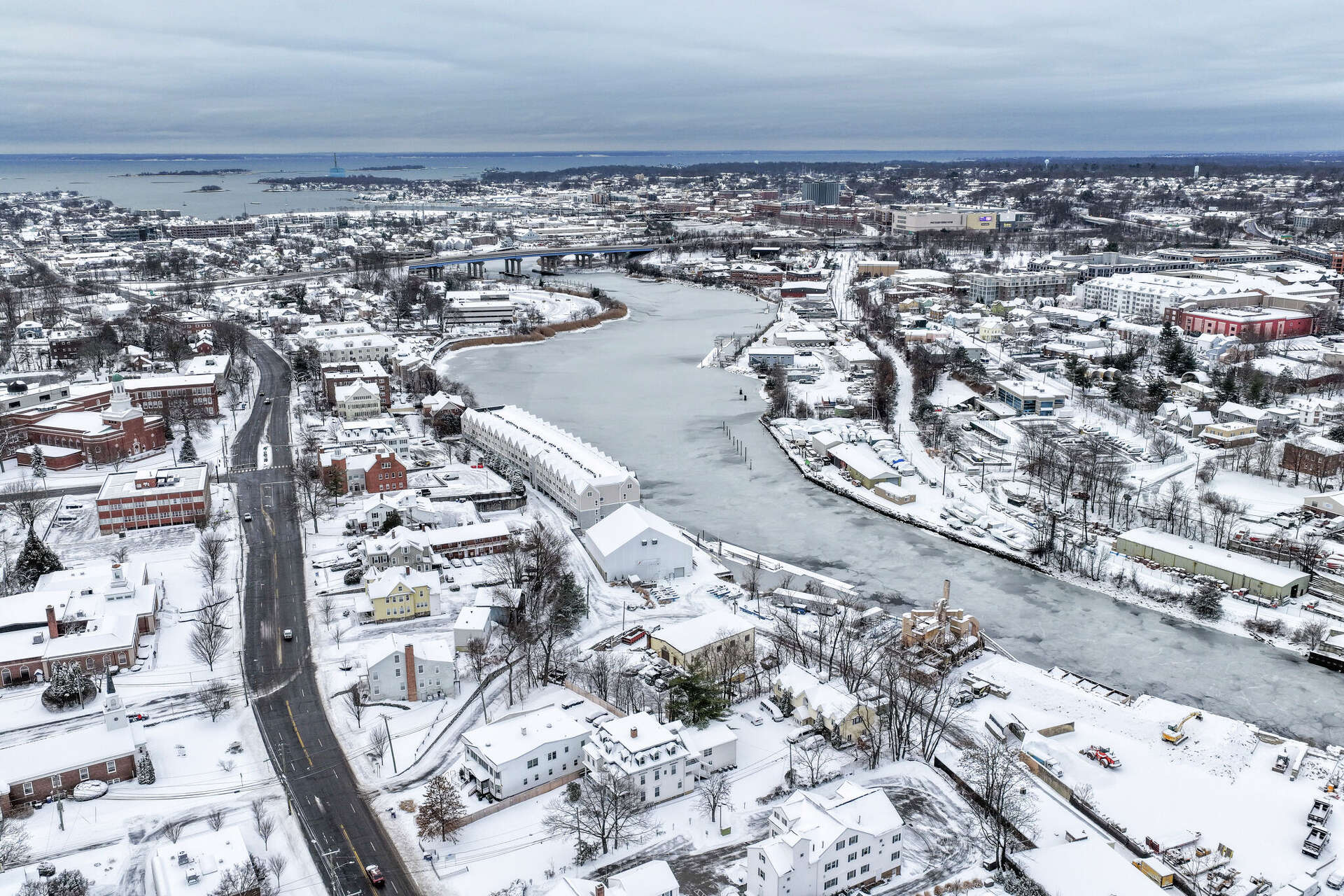 CT winter storm brings heavy snow before deep freeze