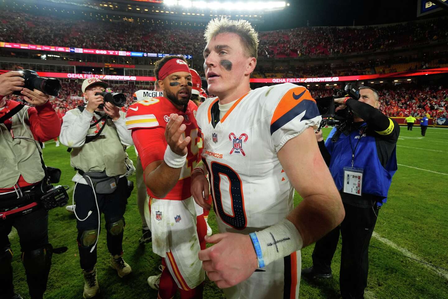 Broncos win first AFC West title in a decade, ending Chiefs' reign, and ...
