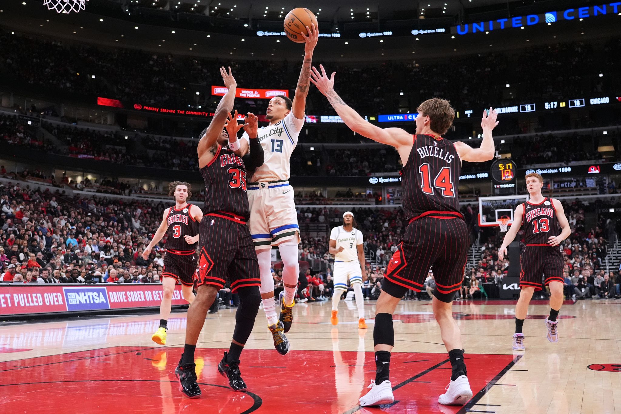Antetokounmpo scores 29 points in his return as Bucks snap Bulls' 5 ...