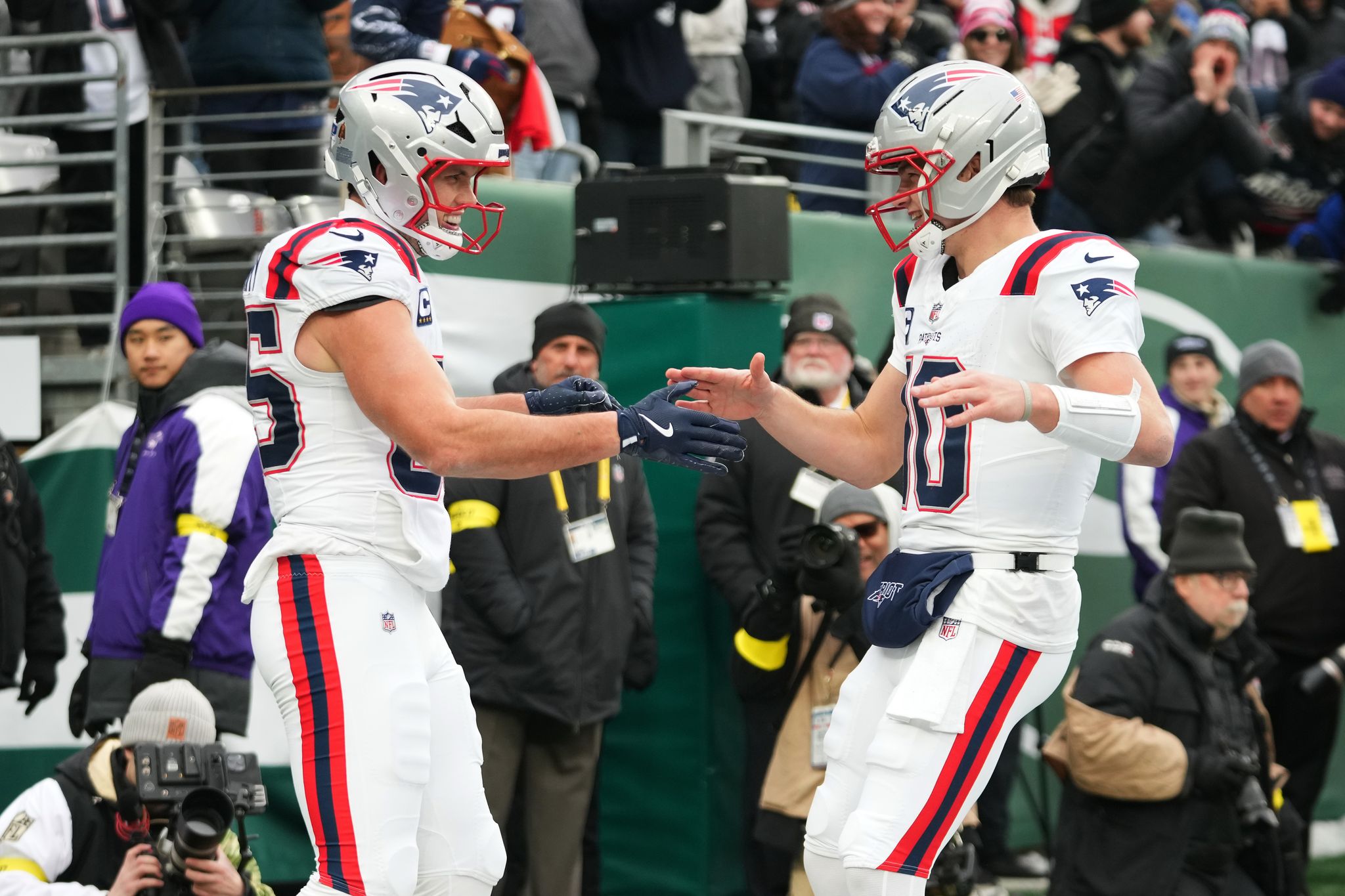 Maye lanza cinco pases de TD en victoria de Patriots 42-10 sobre Jets ...