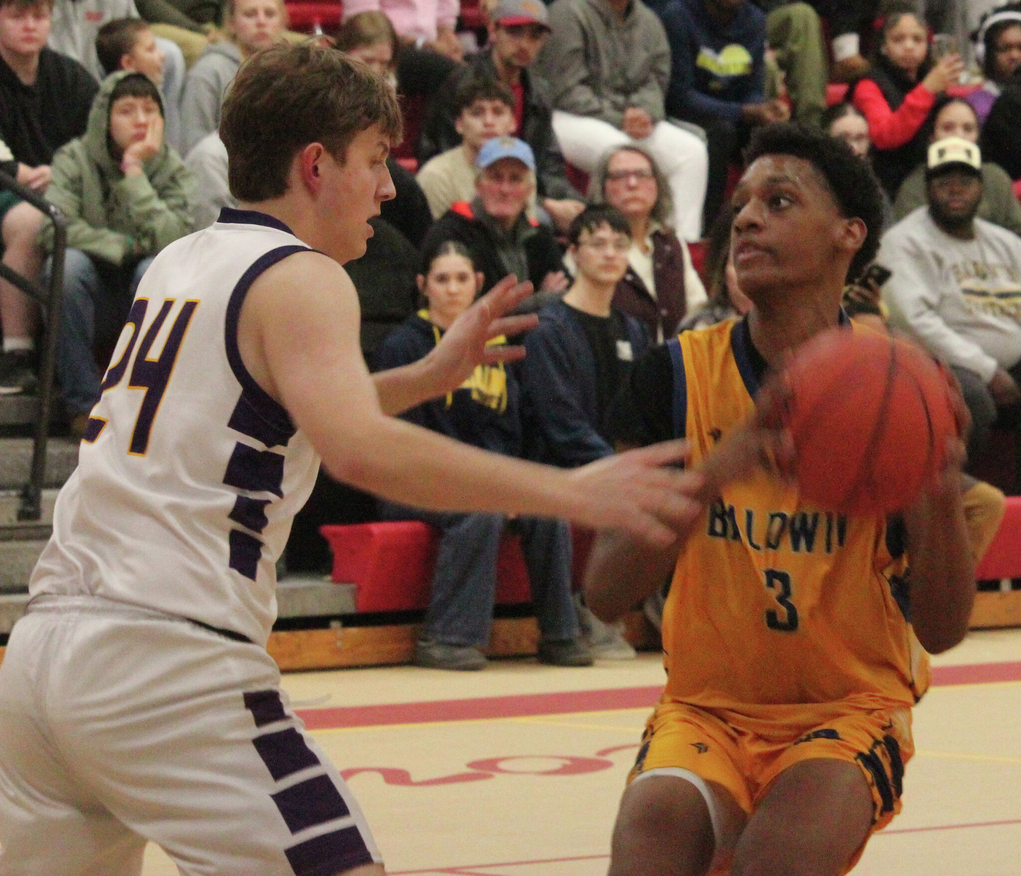 Judge refuses to order release of man charged with planting pipe bombs ...