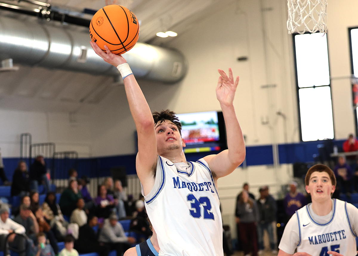 Jake Davis, Keaton Wagler power No. 20 Illinois to a 90-55 win over ...