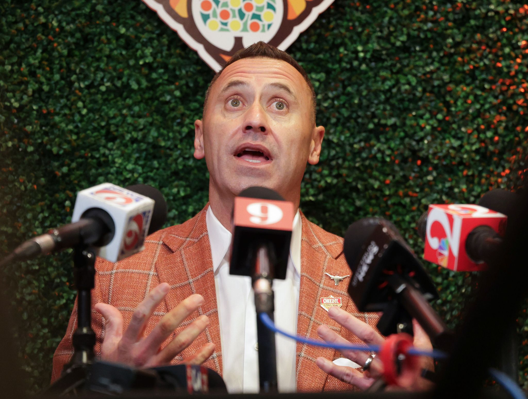 Texas football taking on Michigan like it's OU in Red River rivalry