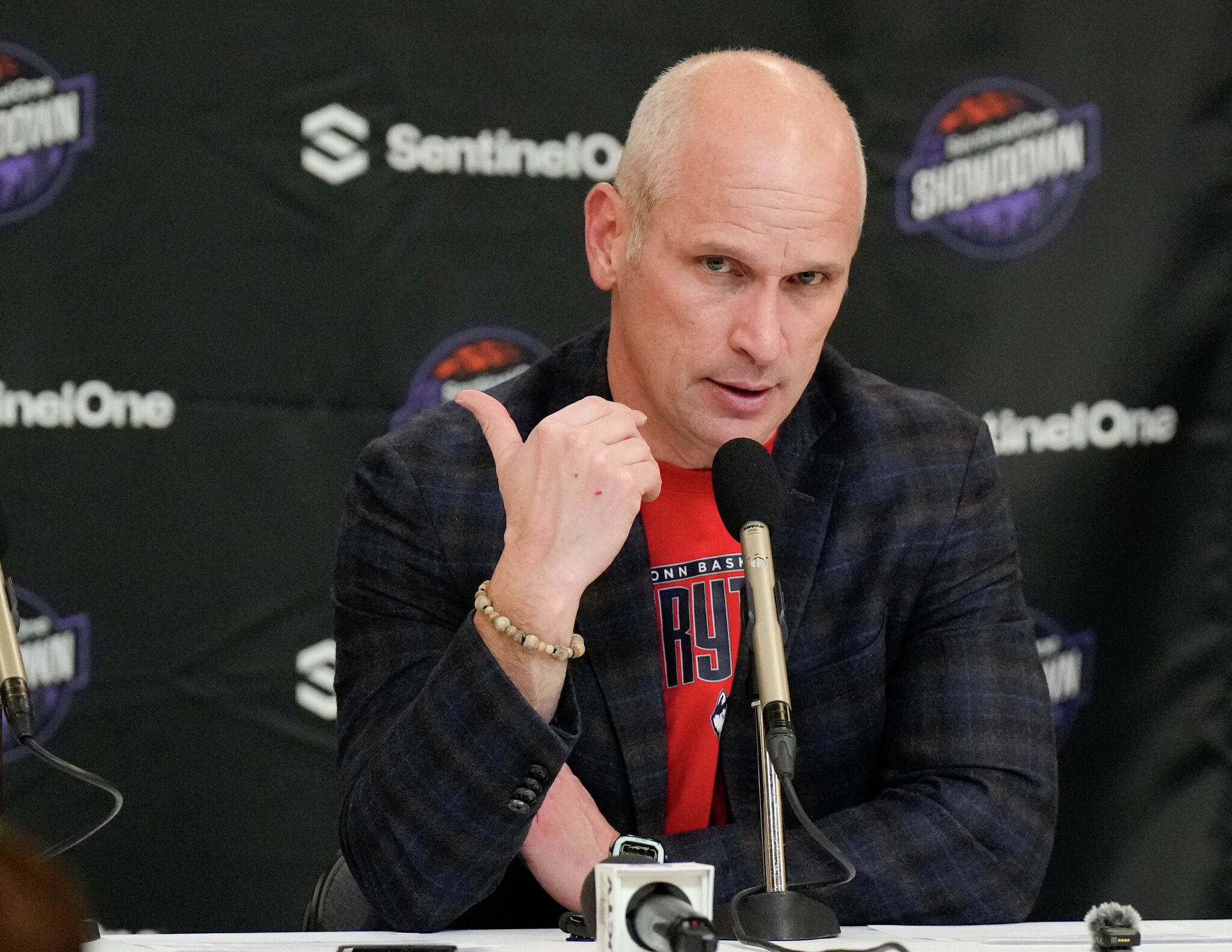 Saudi Arabia bombs Yemen over shipment of weapons for separatists that ...