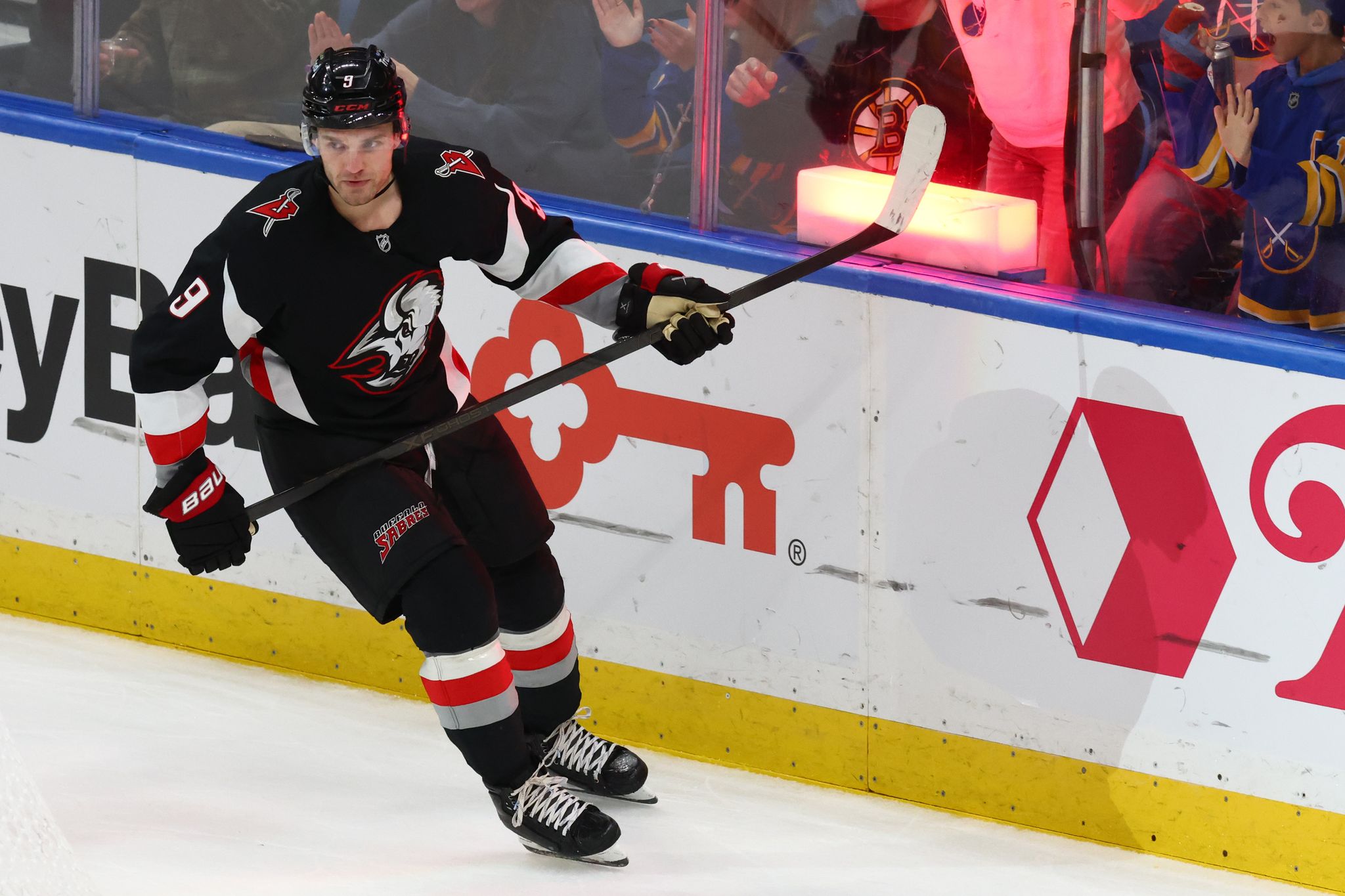 Tuch scores in 3rd period, Sabres beat Blues 4-2 for 9th straight victory