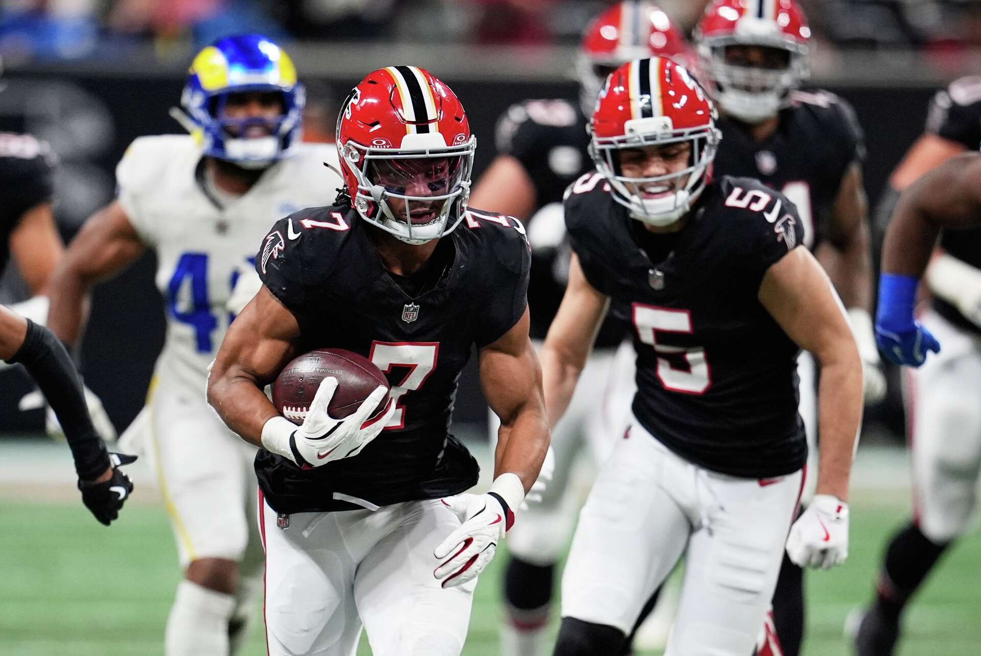 Robinson runs for 195 yards as Falcons recover to upset Rams 27-24 on ...