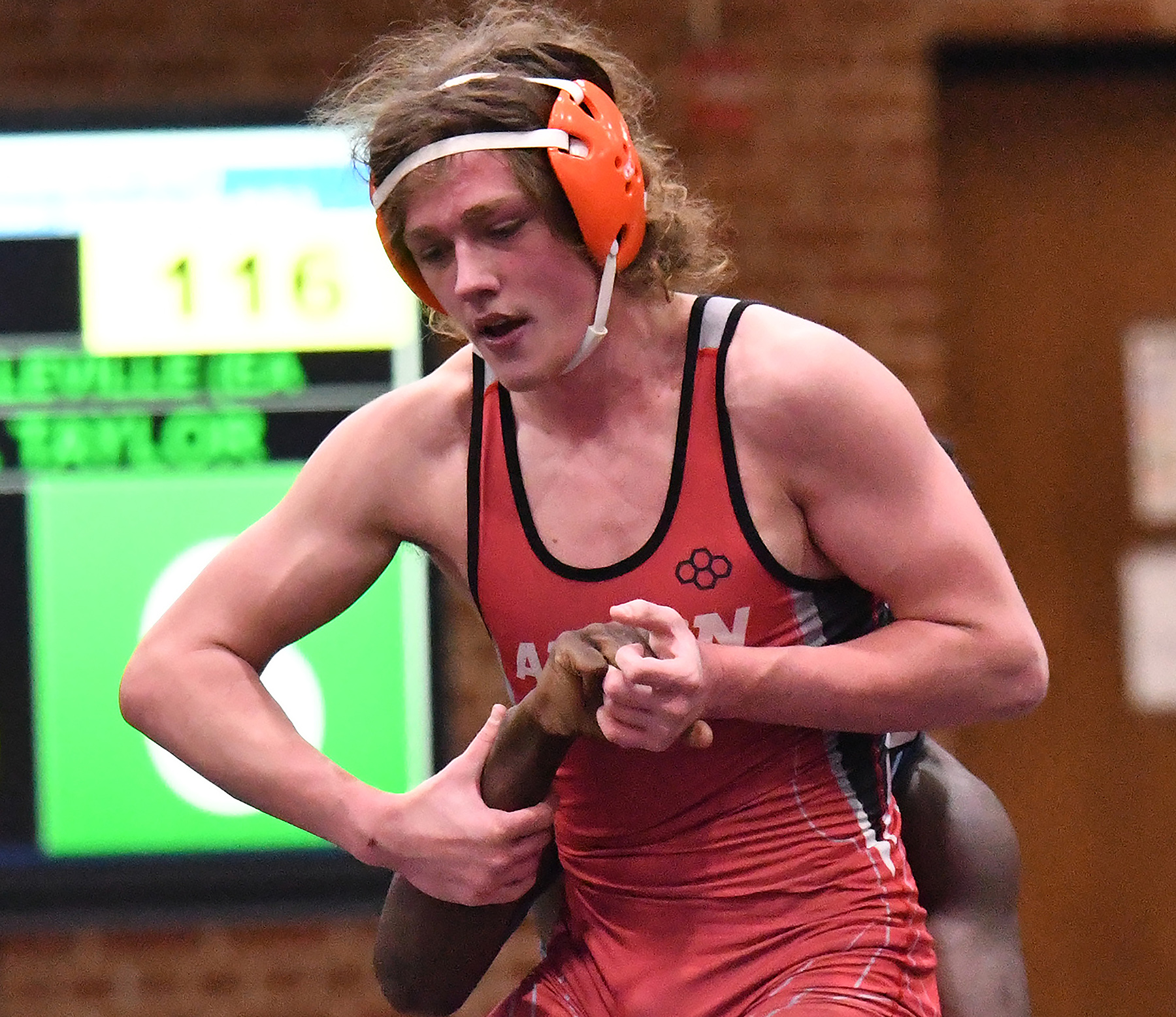 Dallas center Anthony Davis leaves with groin injury