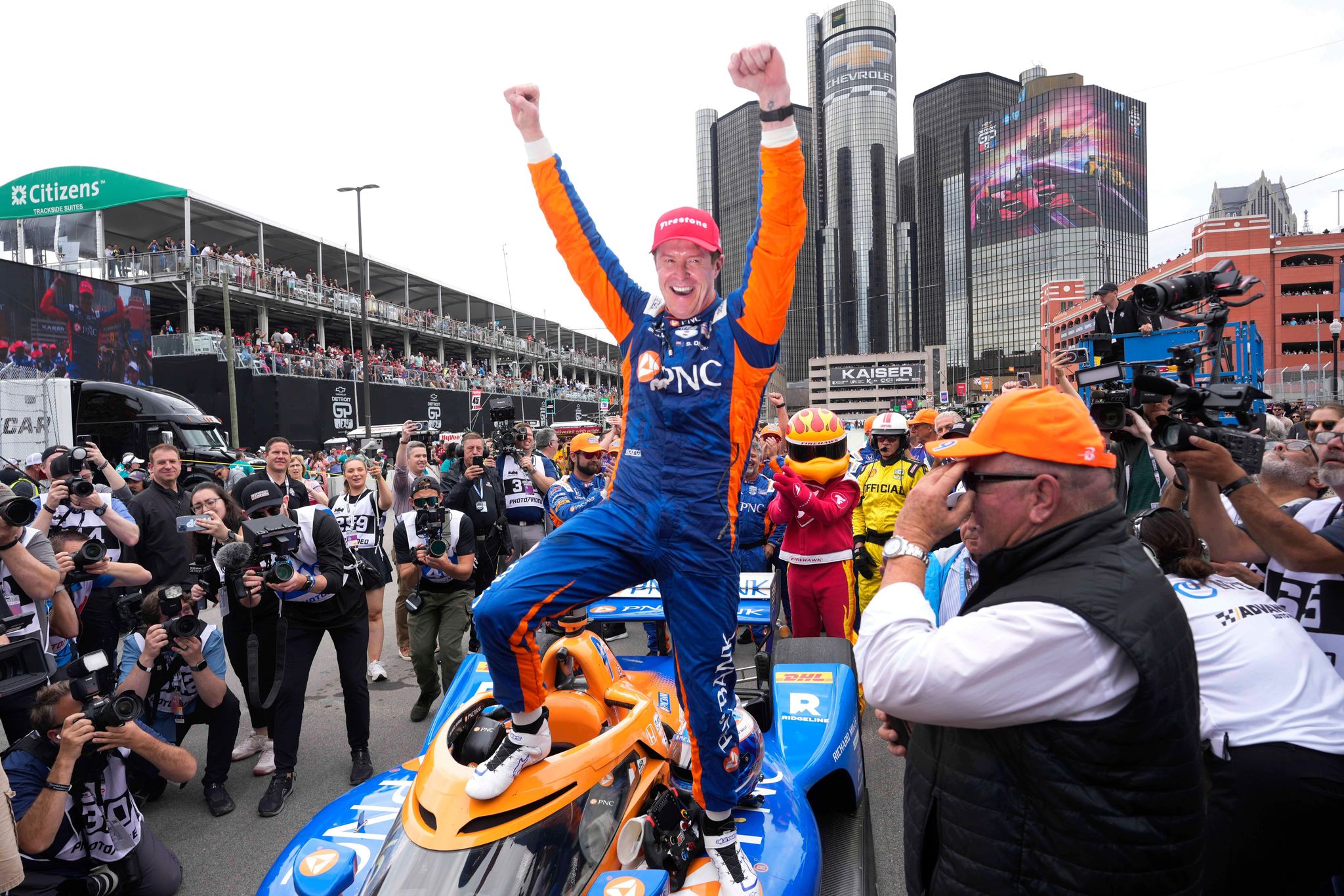 Six-time IndyCar champion Scott Dixon receives a knighthood from his ...