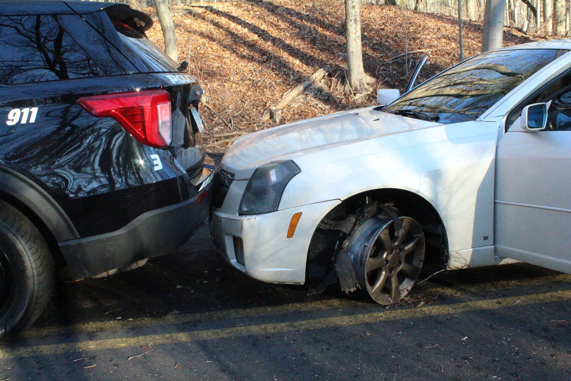Meriden man led cops on chase with kids in car, hit cruisers: Police