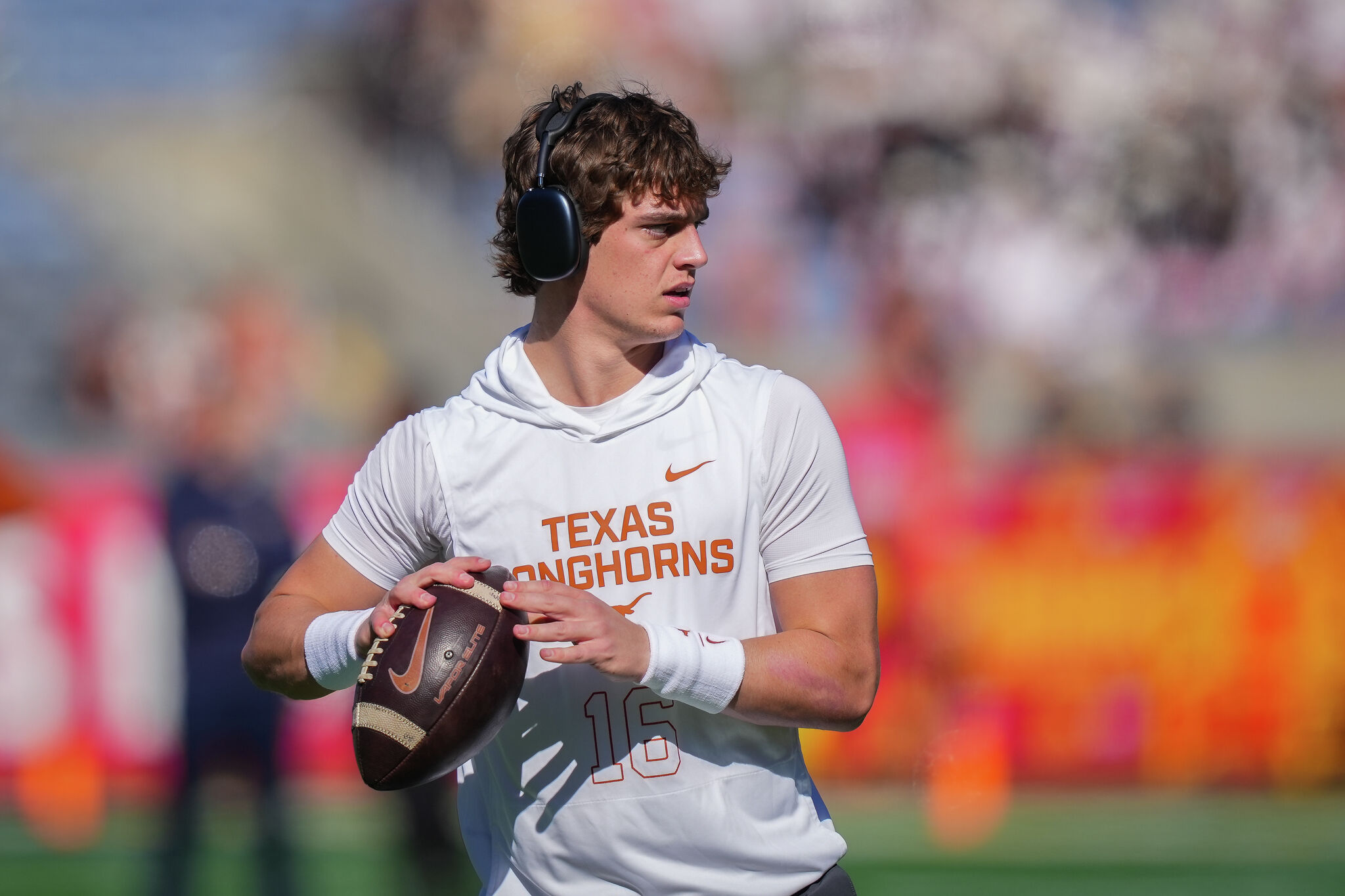 Heisman Trophy odds 2026: Texas Longhorns QB Arch Manning high on list