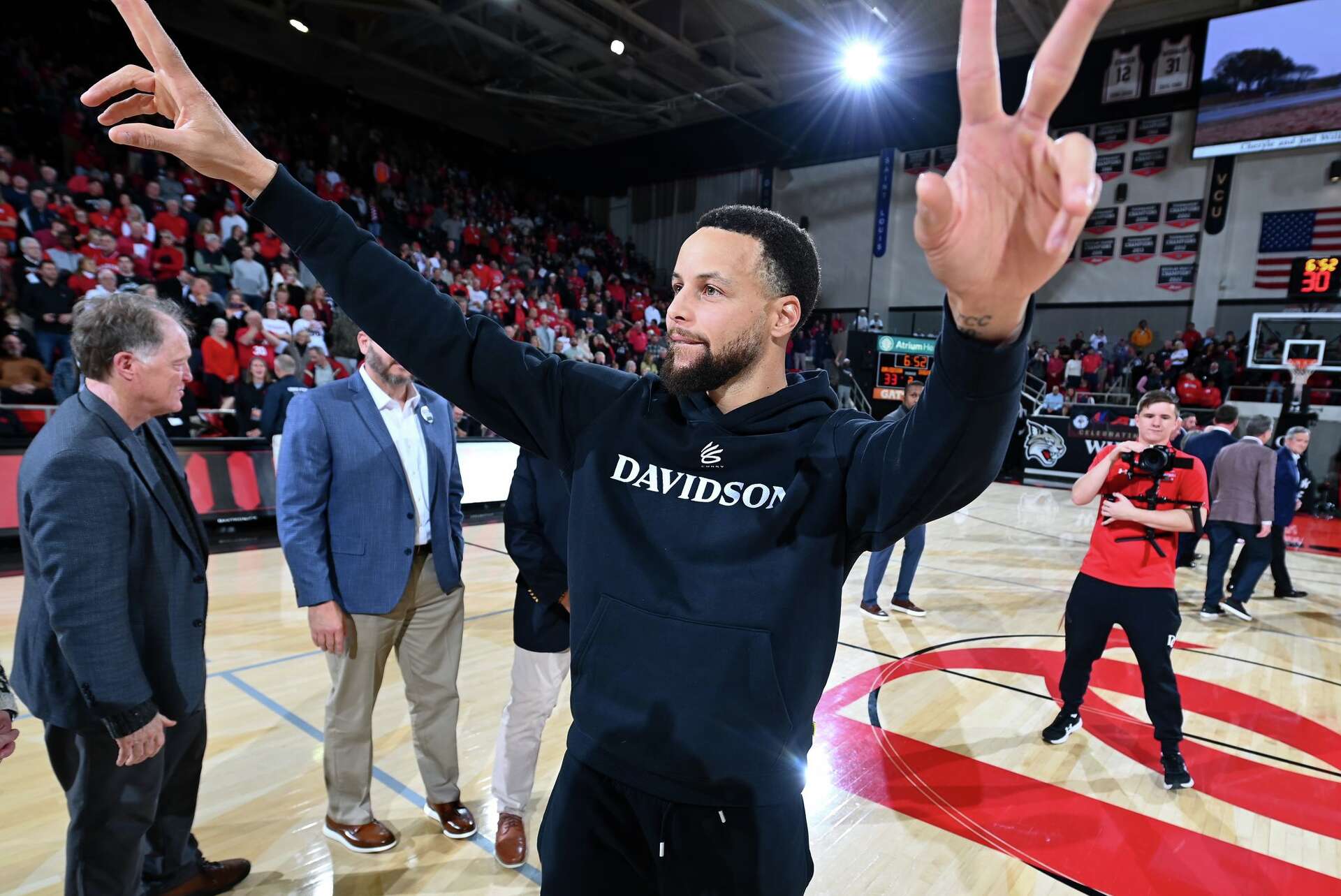 Warriors’ Steph Curry gets N.C. off-ramp near Davidson named for him