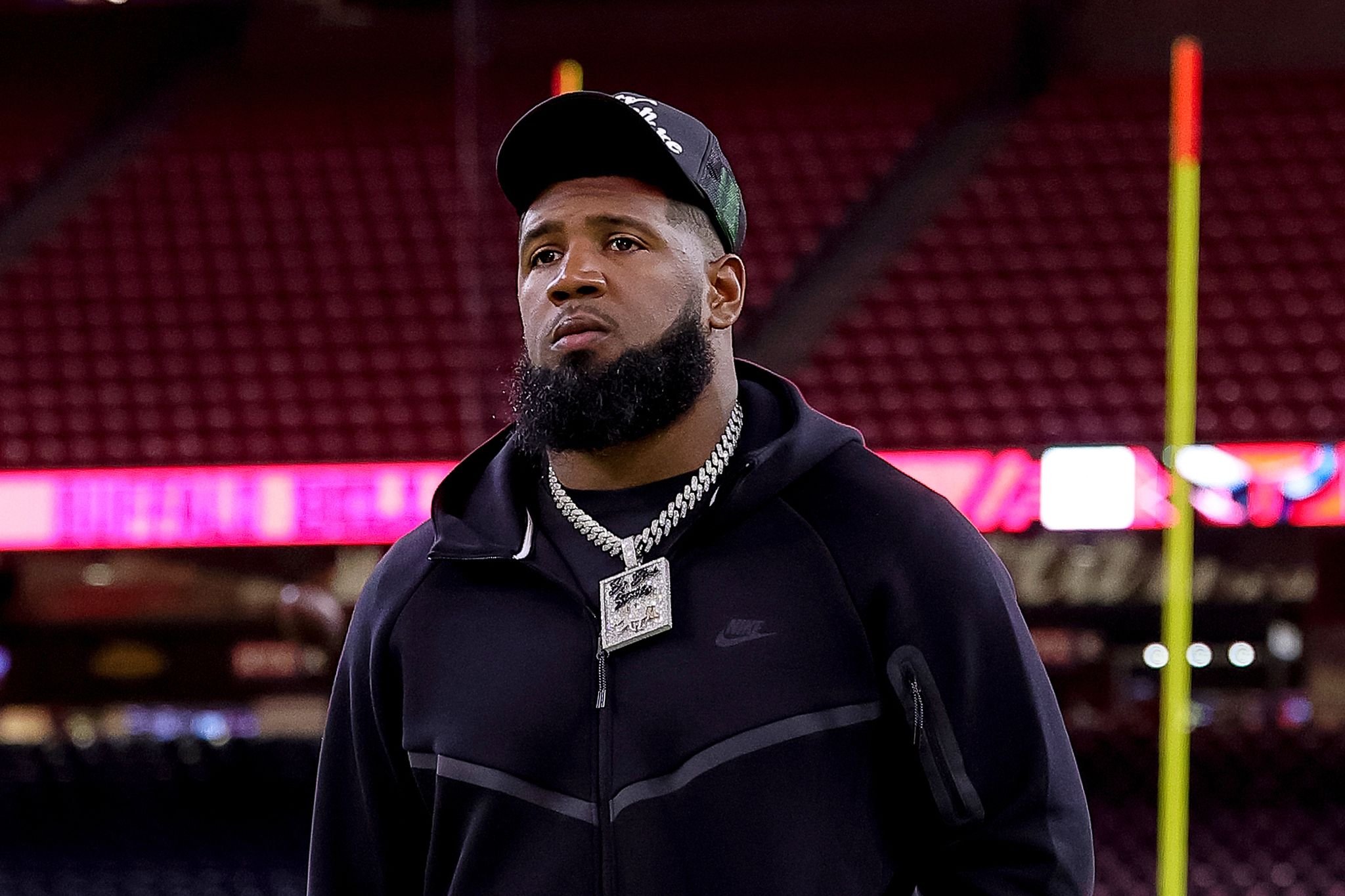Ala defensiva de Bills Ed Oliver se lesiona la rodilla retrasando más ...