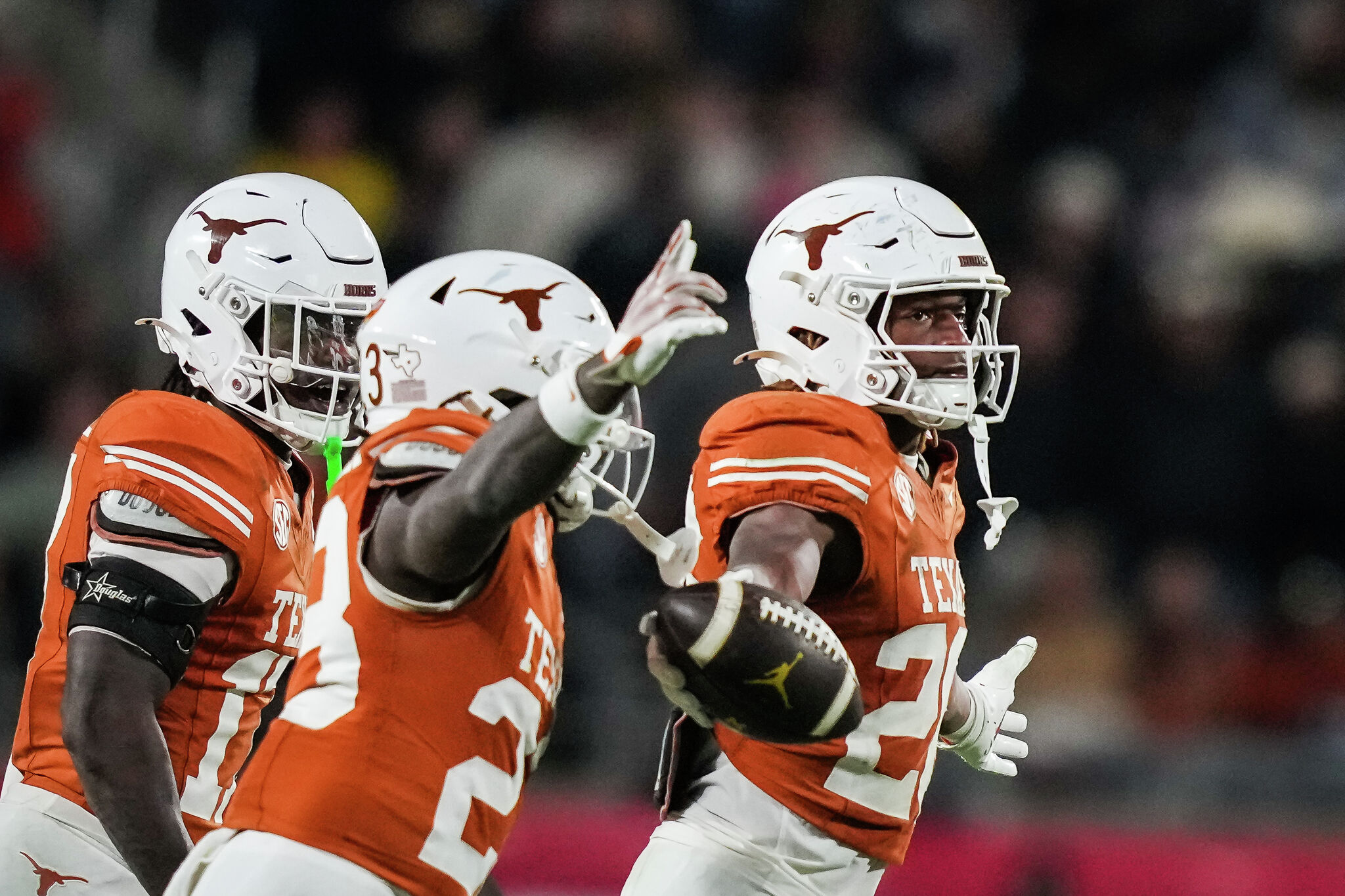 Arch Manning among Texas football players to up stock in Citrus Bowl