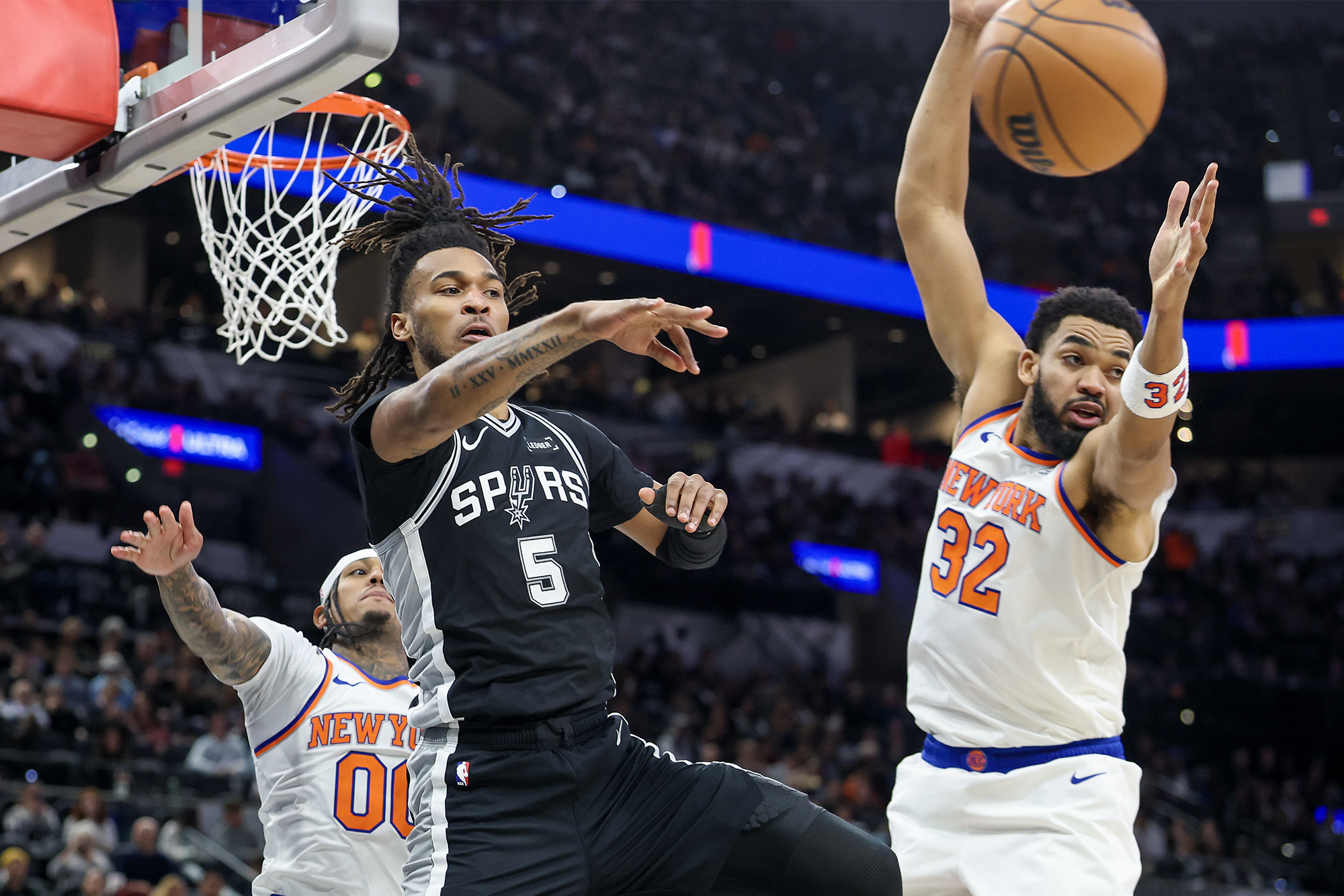 Spurs vs. Knicks: How to watch Game 1, who's starting, who's out