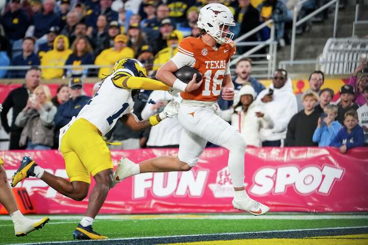 Arch Manning throws, runs to lift Texas to Citrus Bowl victory