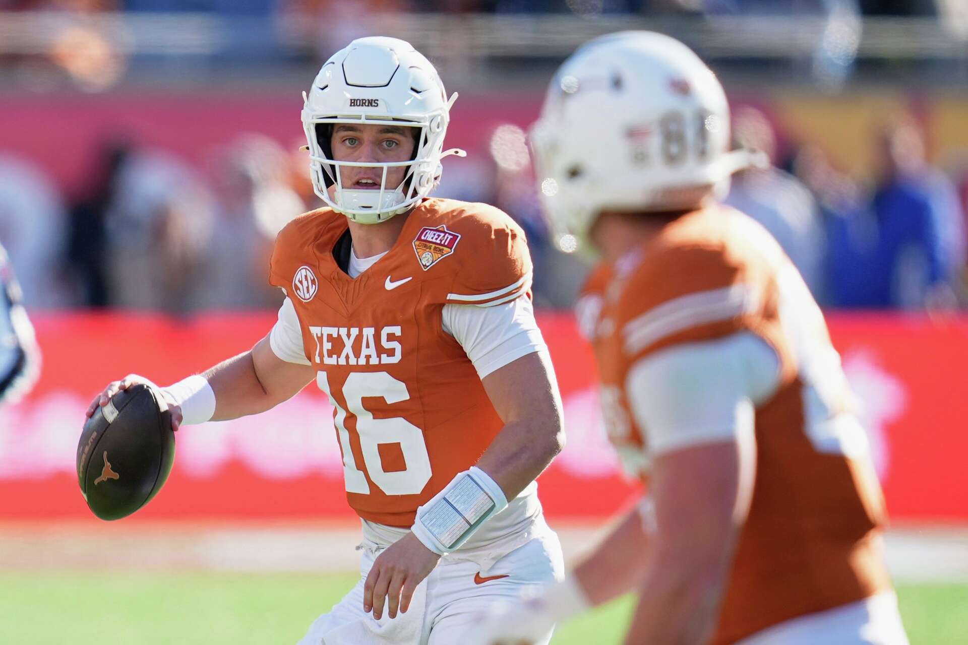 Arch Manning throws, runs to lift Texas to Citrus Bowl victory