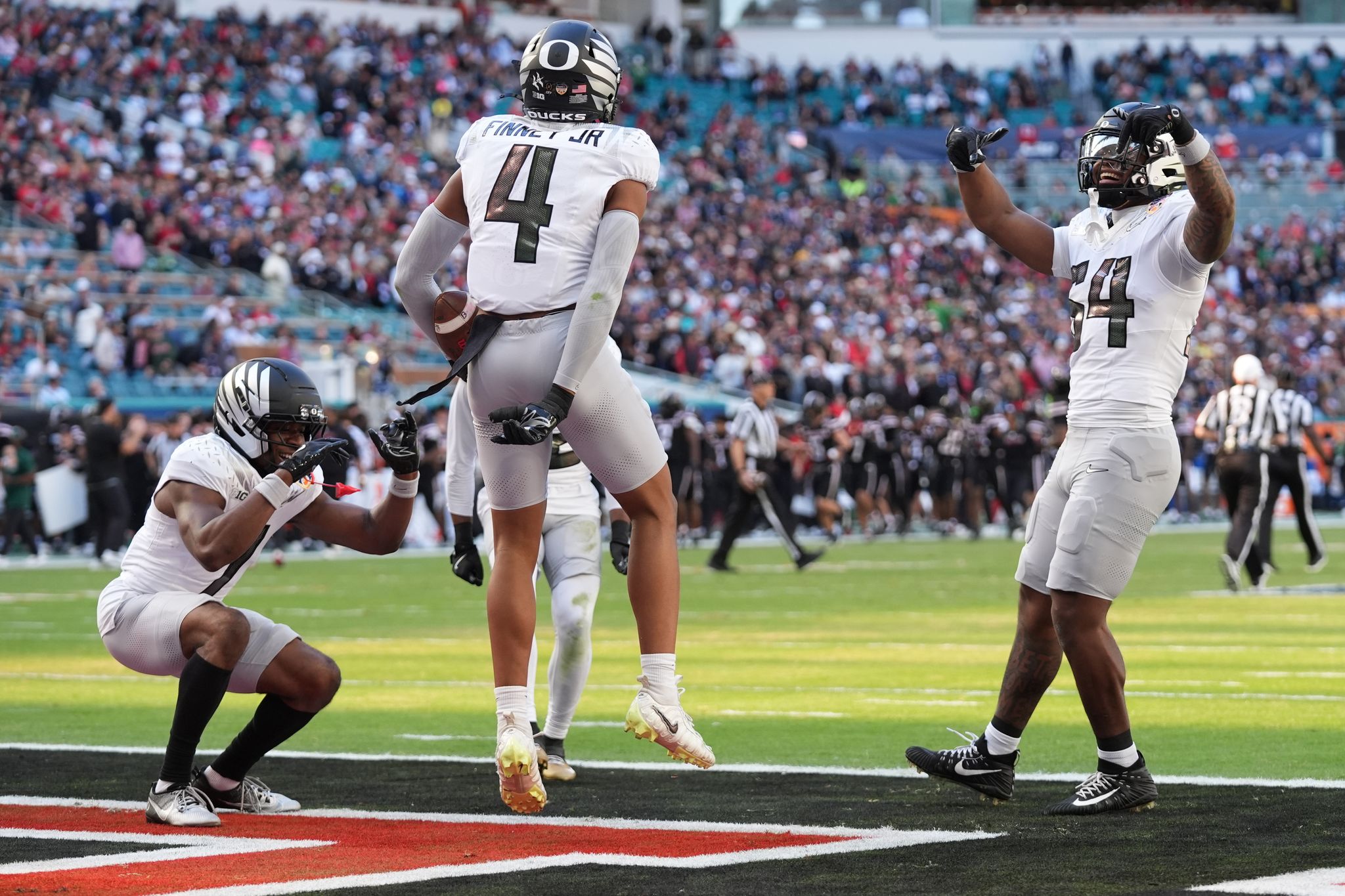 Defensa impulsa victoria 23-0 de Oregon ante Texas Tech en el Orange Bowl