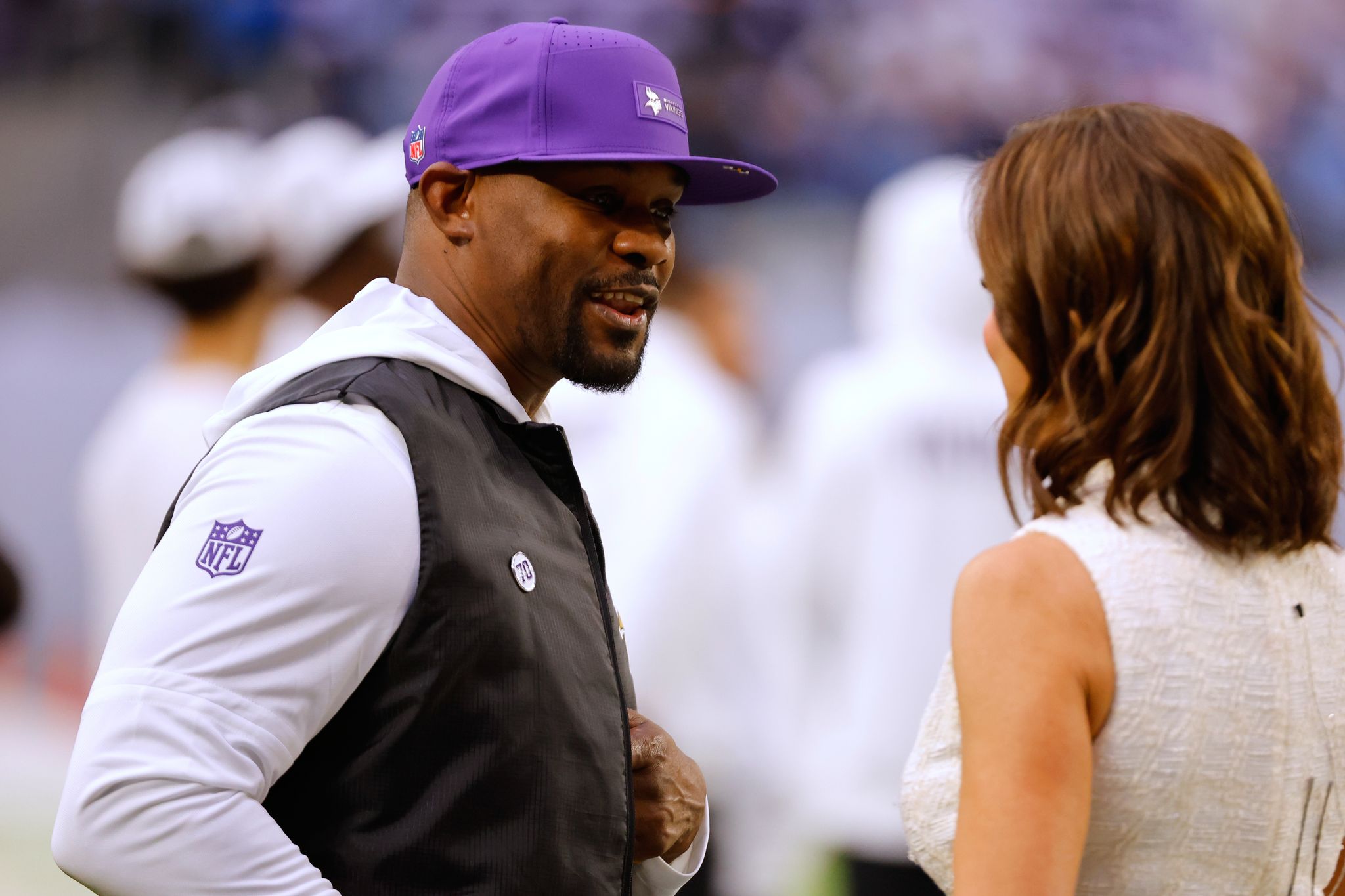 Vikings sign defensive coordinator Brian Flores to contract extension ...