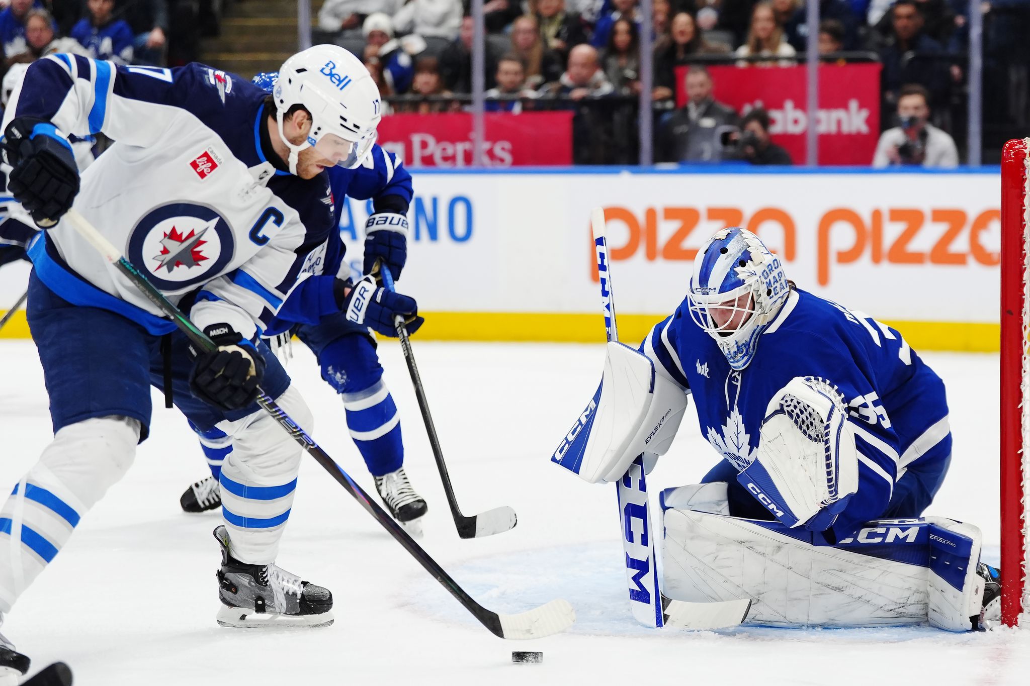 Matthews scores a hat trick to lead Maple Leafs to 6-5 comeback win ...