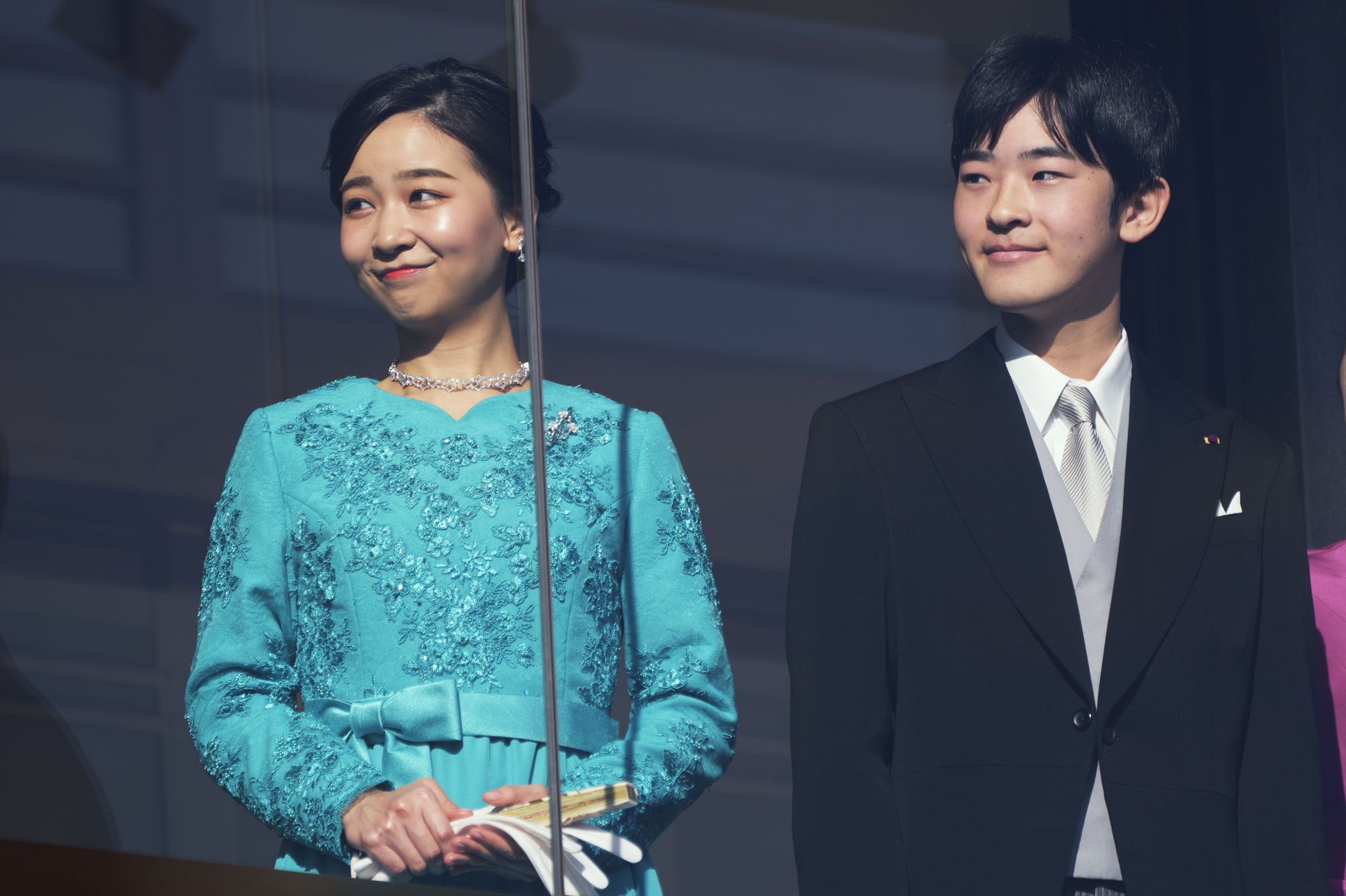 Japan's emperor and his family greet New Year well-wishers