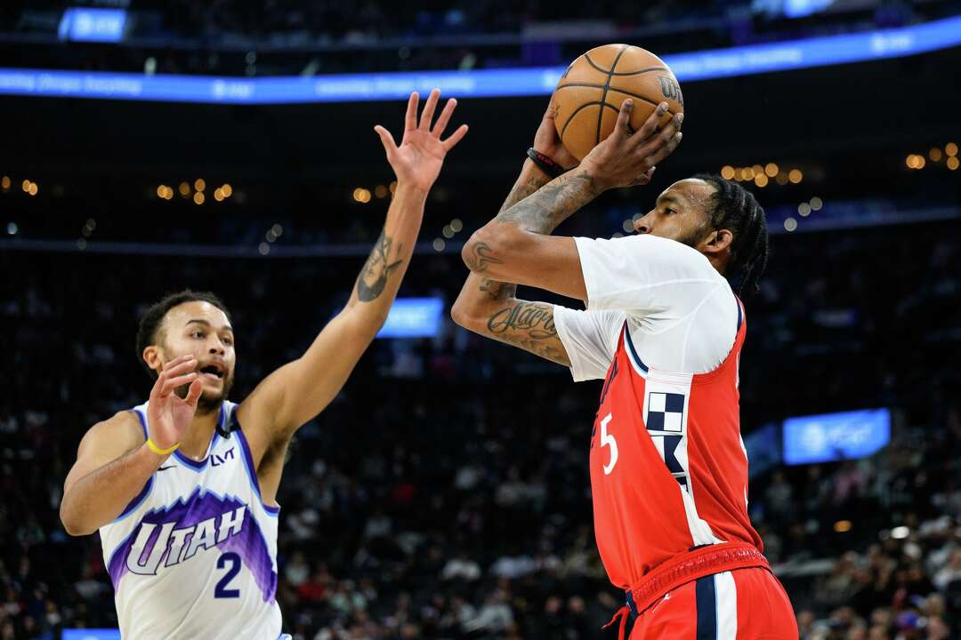 Kawhi Leonard's 45 points with bloodied nose lead Clippers to 6th ...