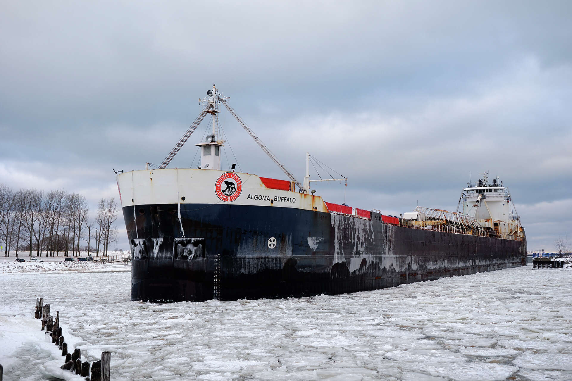 634-foot ship exiting Manistee River channel
