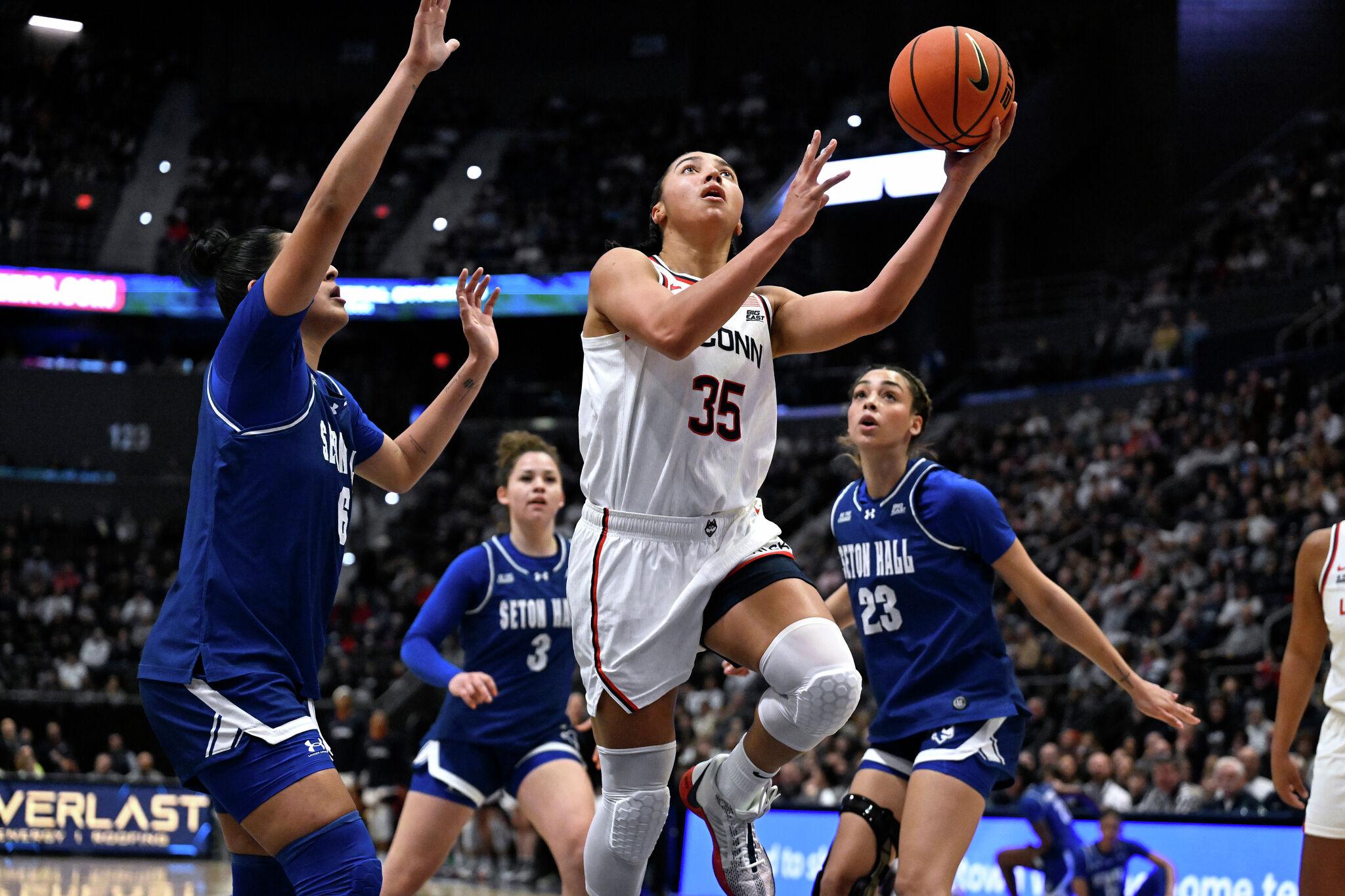 Unbeaten UConn women No. 1 on Carl Adamec's Top 25 ballot