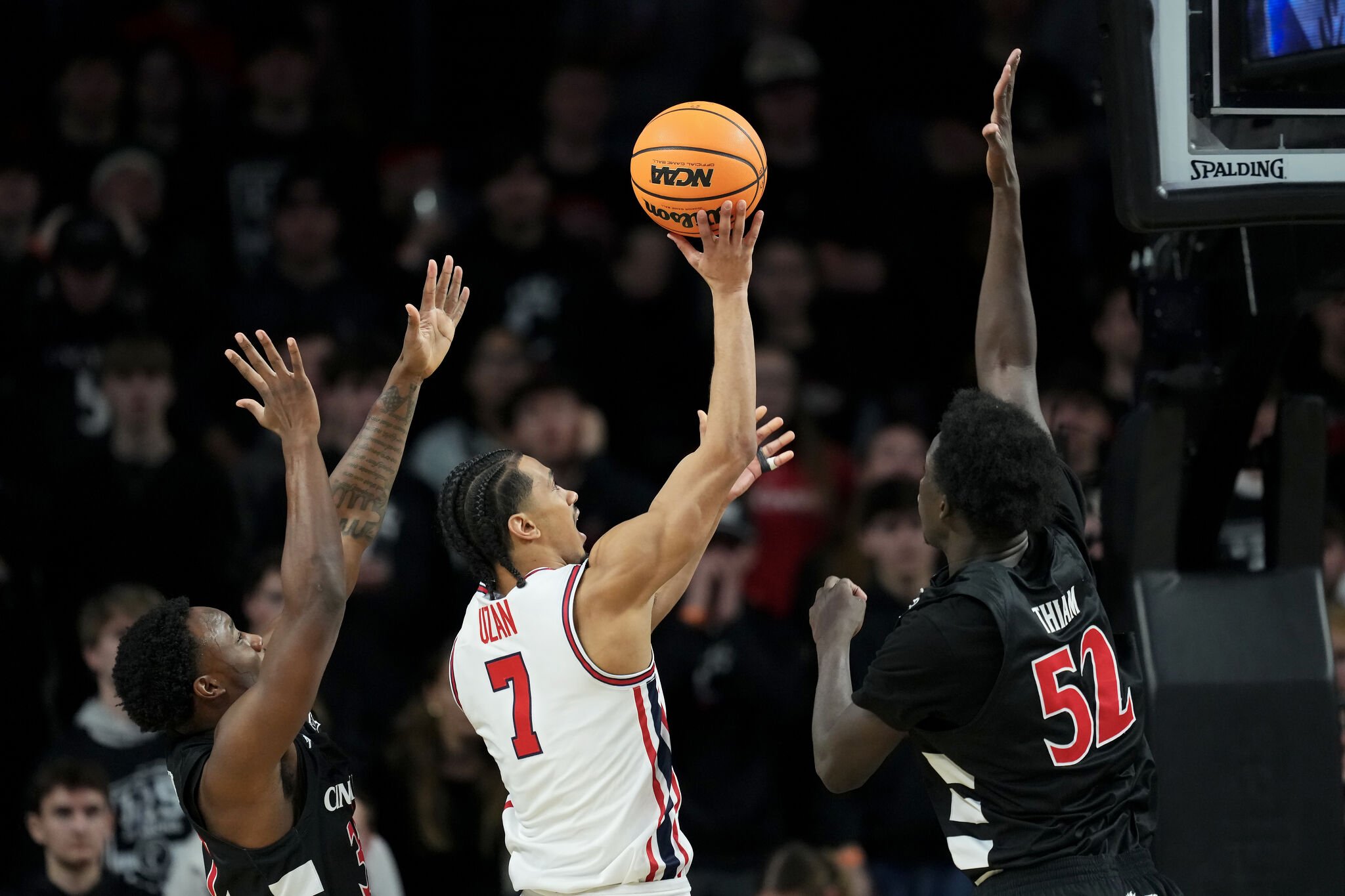UH Cougars rally past Cincinnati to win Big 12 basketball opener