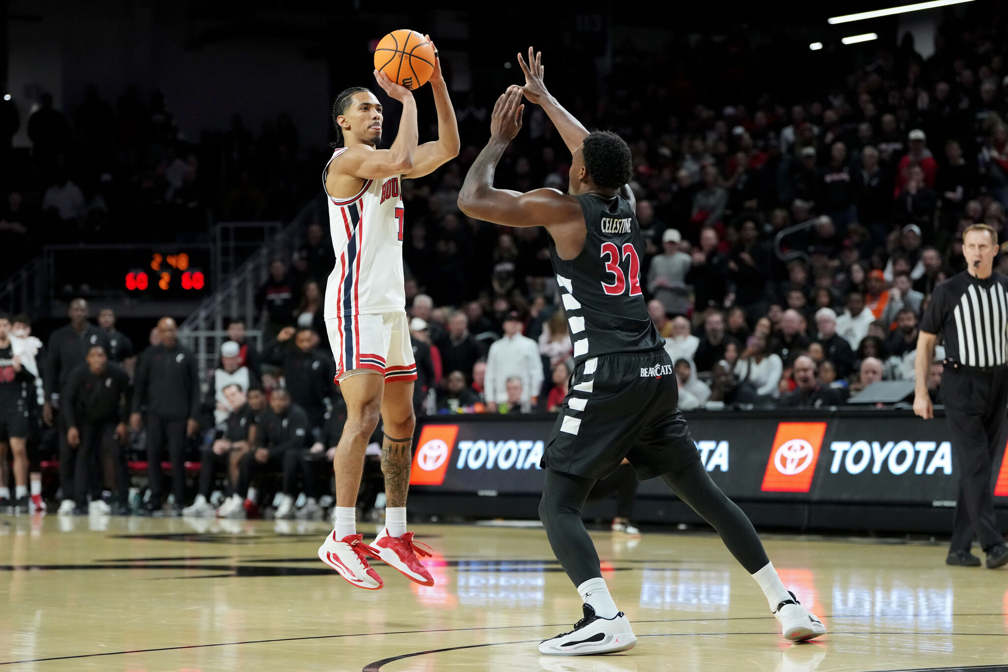 UH Cougars rally past Cincinnati to win Big 12 basketball opener