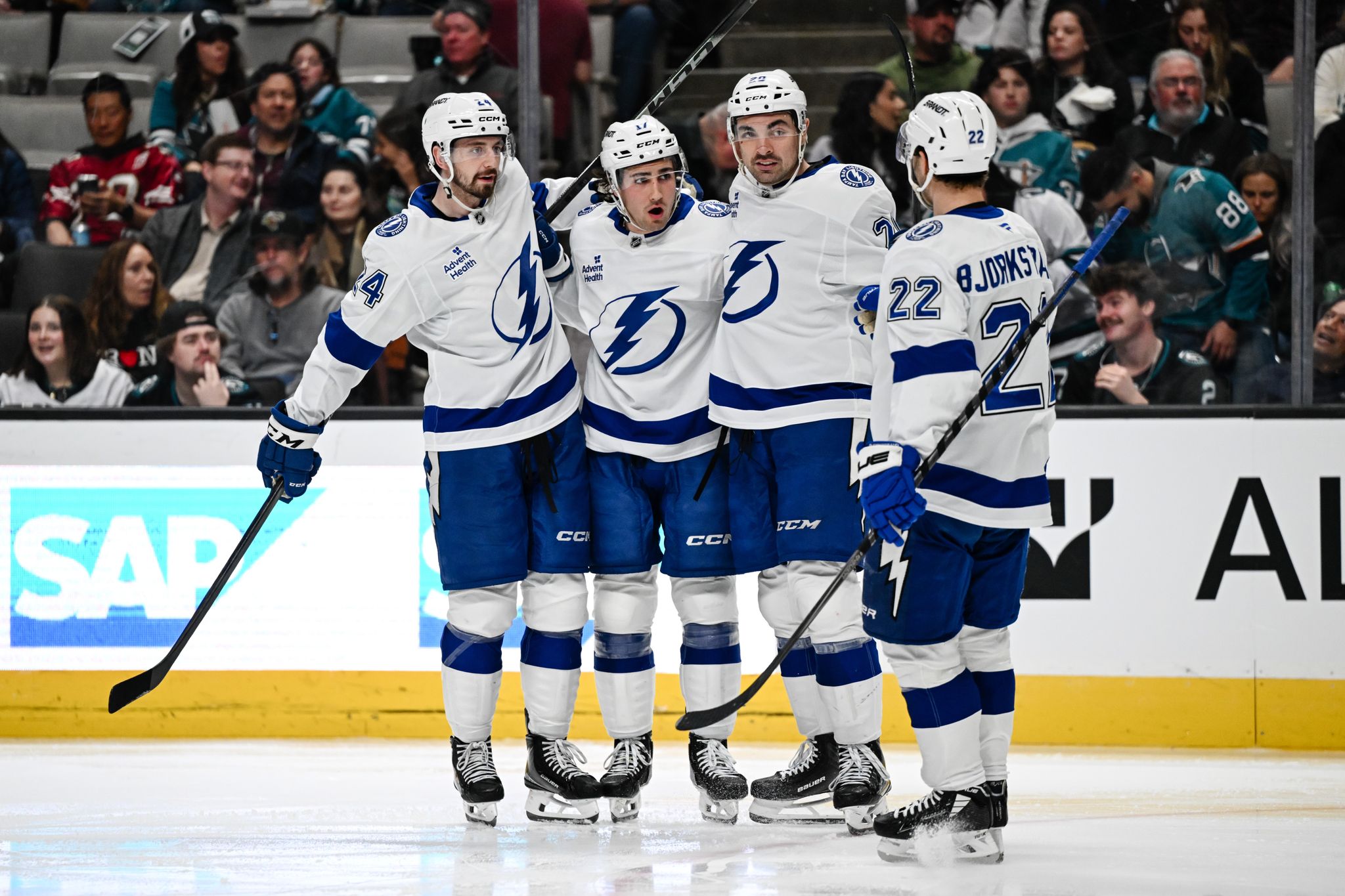 Nikita Kucherov, Darren Raddysh carry the Lightning past the Sharks, 7–3