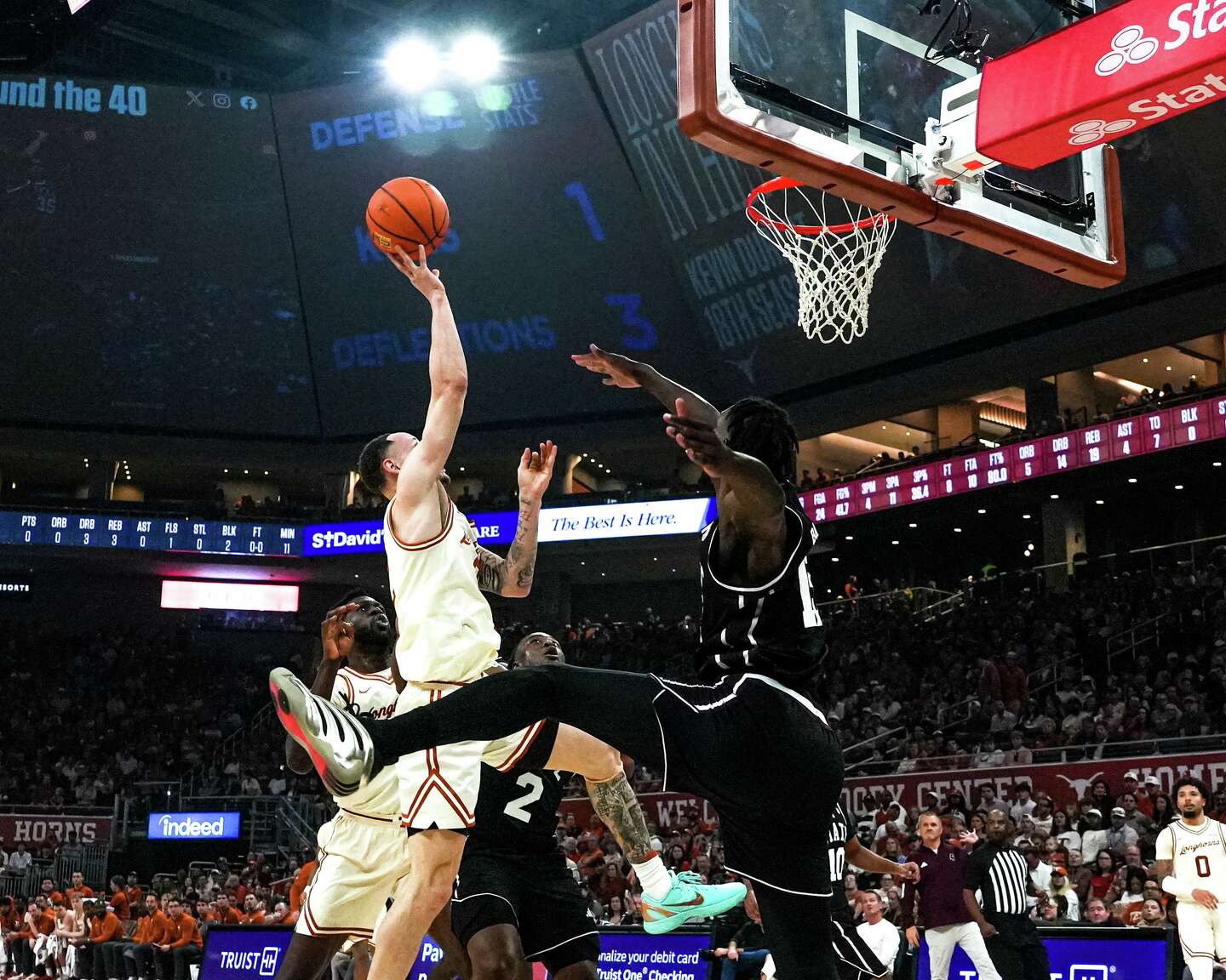 Texas basketball vs Tennessee game score: Longhorns fall on the road