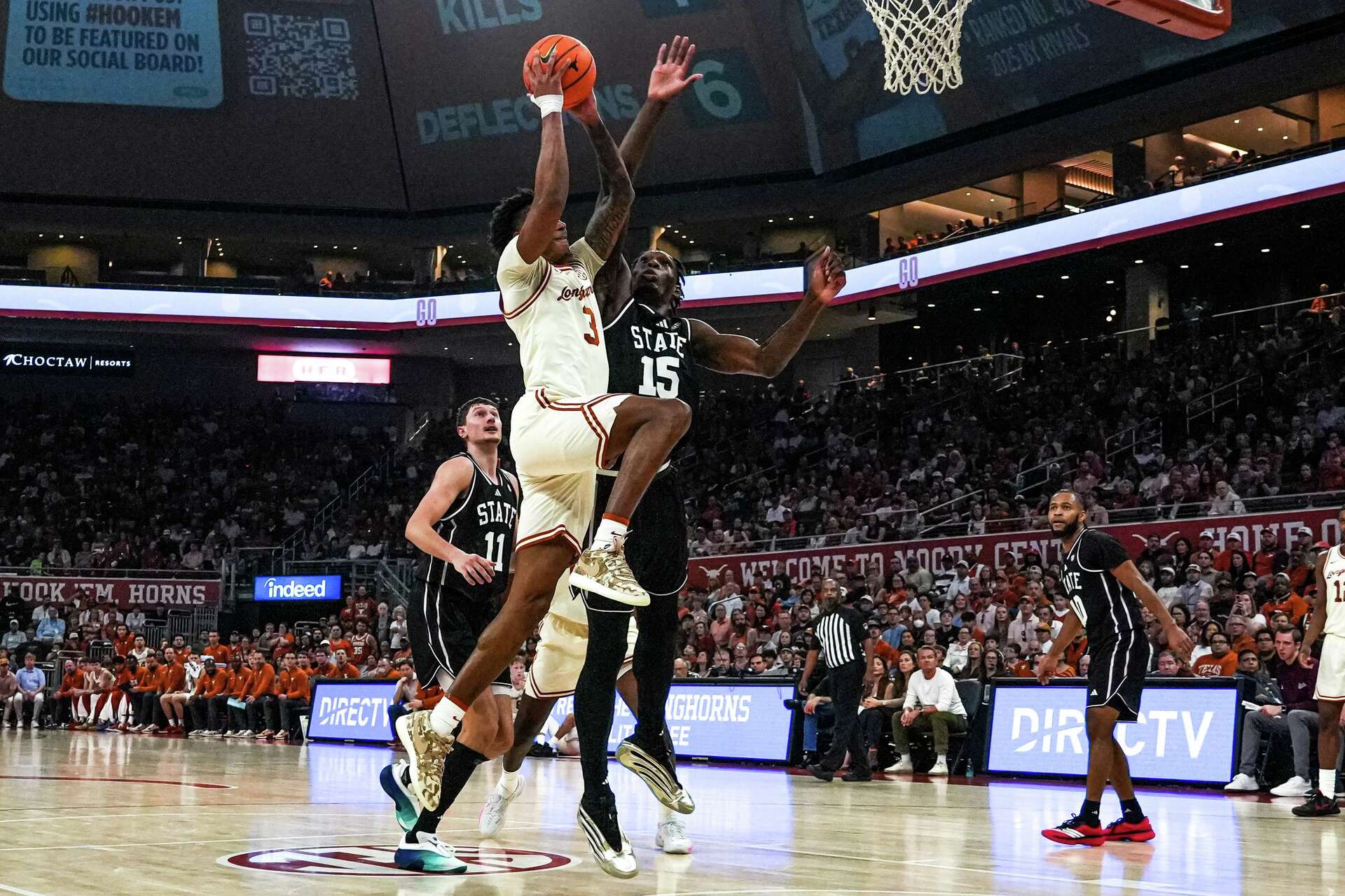Texas basketball vs Tennessee game score: Longhorns fall on the road