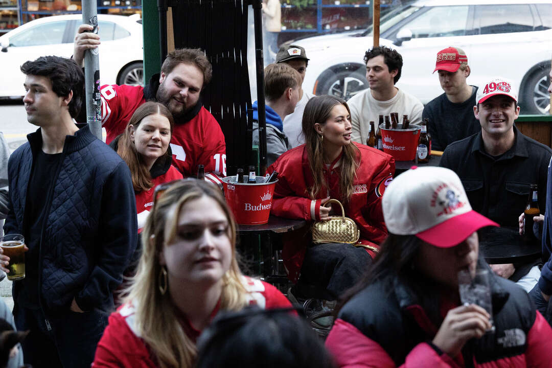 49ers fans do their duty in SF bars, but go home disappointed