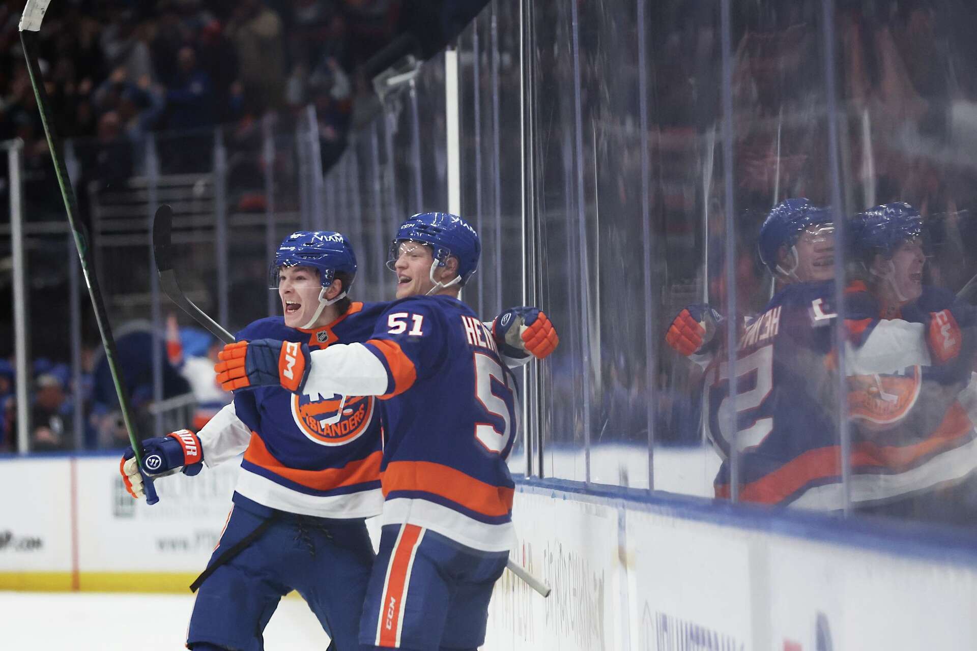 Schaefer scores 2nd goal of game in OT to give Islanders 4-3 win over ...