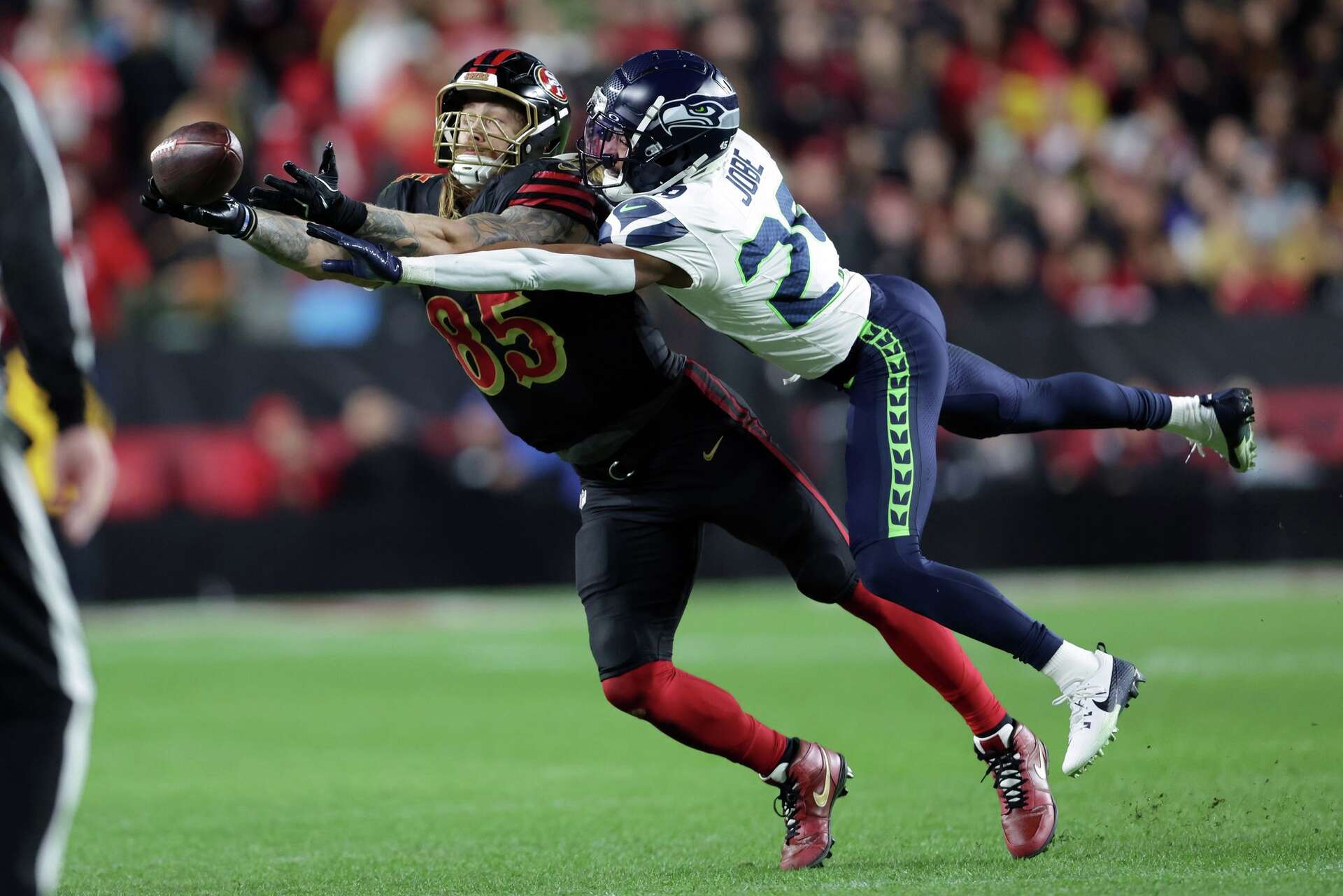 49ers’ dreams of No. 1 seed crushed by Seahawks’ dominant defense