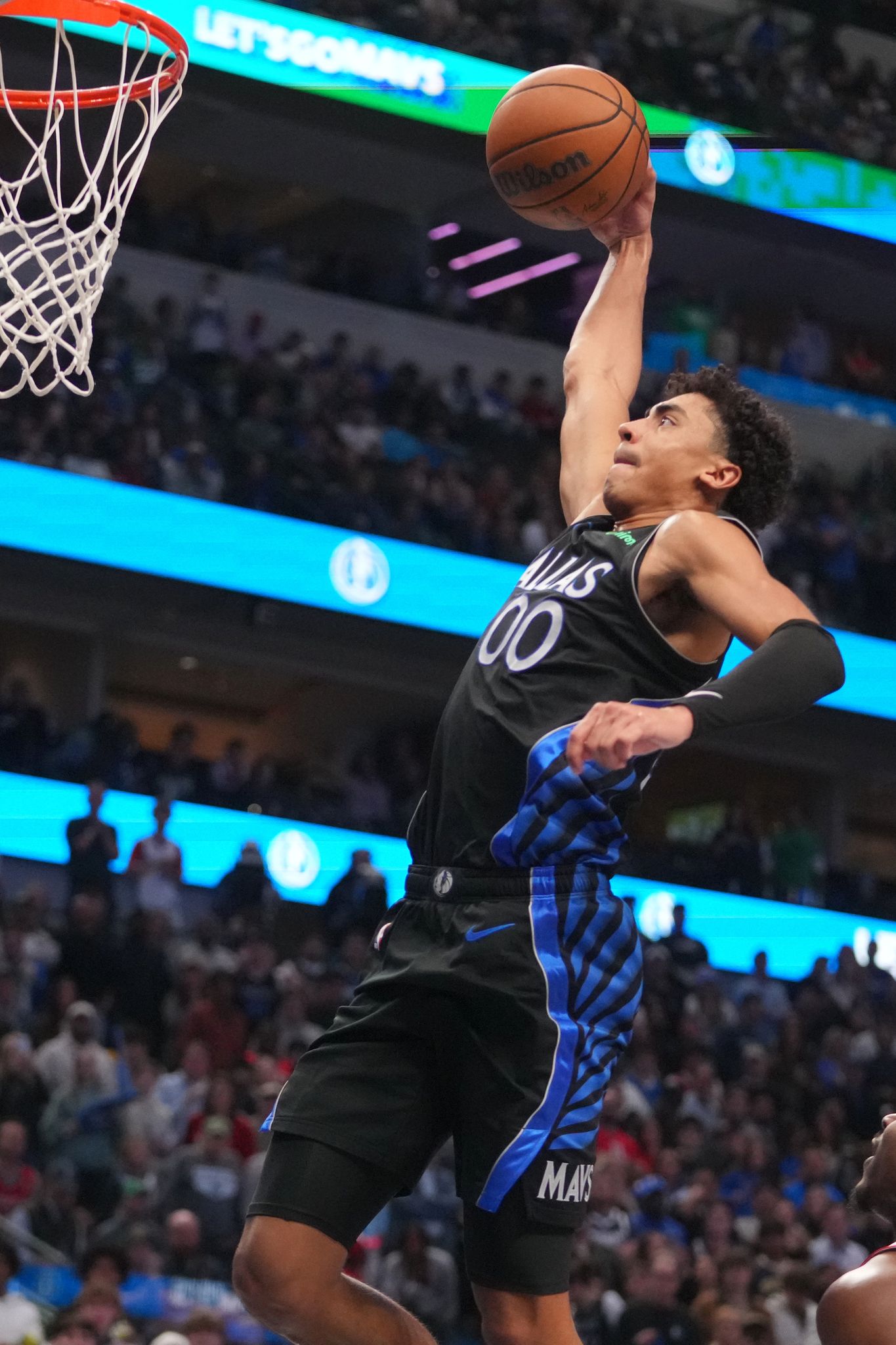 Davis anota 26 puntos y Christie 24 en victoria de Mavericks 110-104 ...