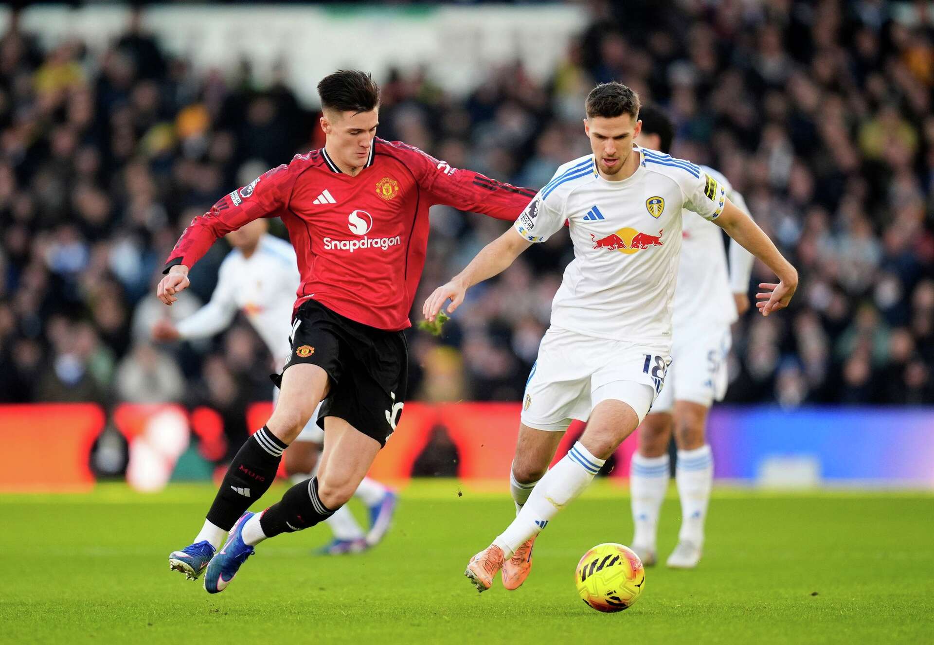 Cunha earns Man United a point in 1-1 draw at Leeds