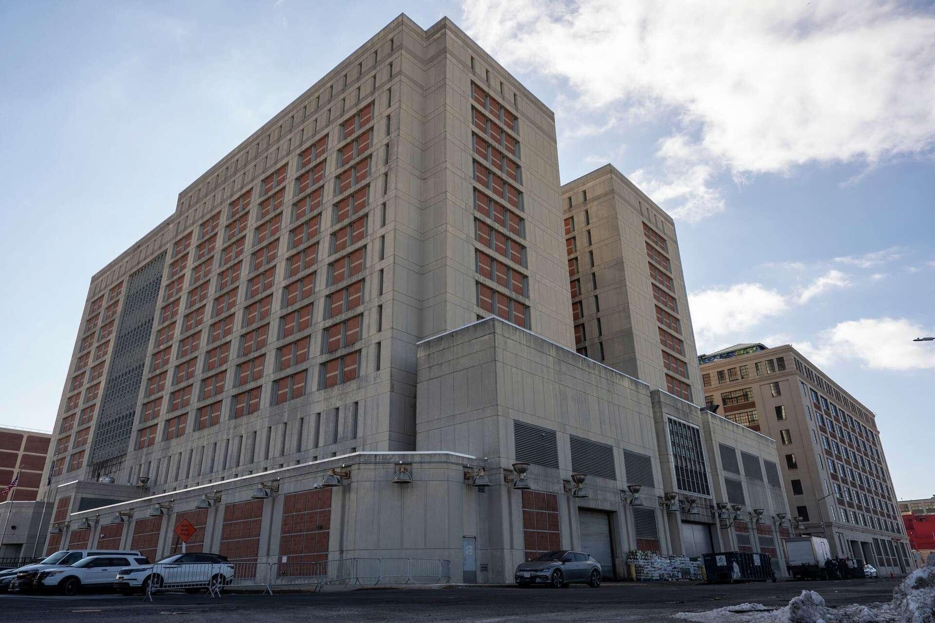 A man impersonating an FBI agent tried to get Luigi Mangione out of ...