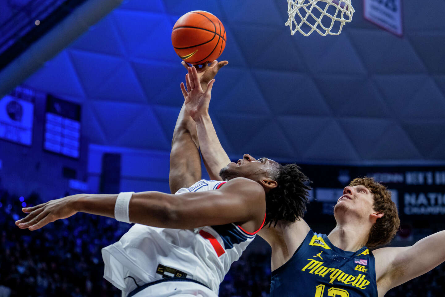 UConn men's basketball team rolls to victory over Marquette