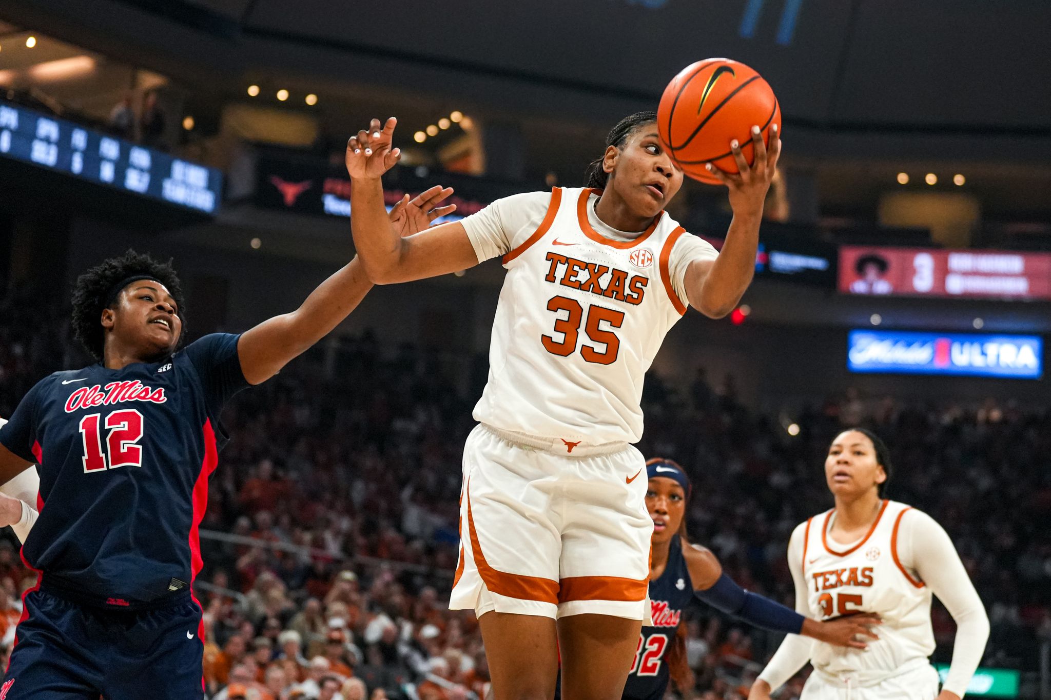 SEC Tournament: Madison Booker leads Texas to South Carolina showdown